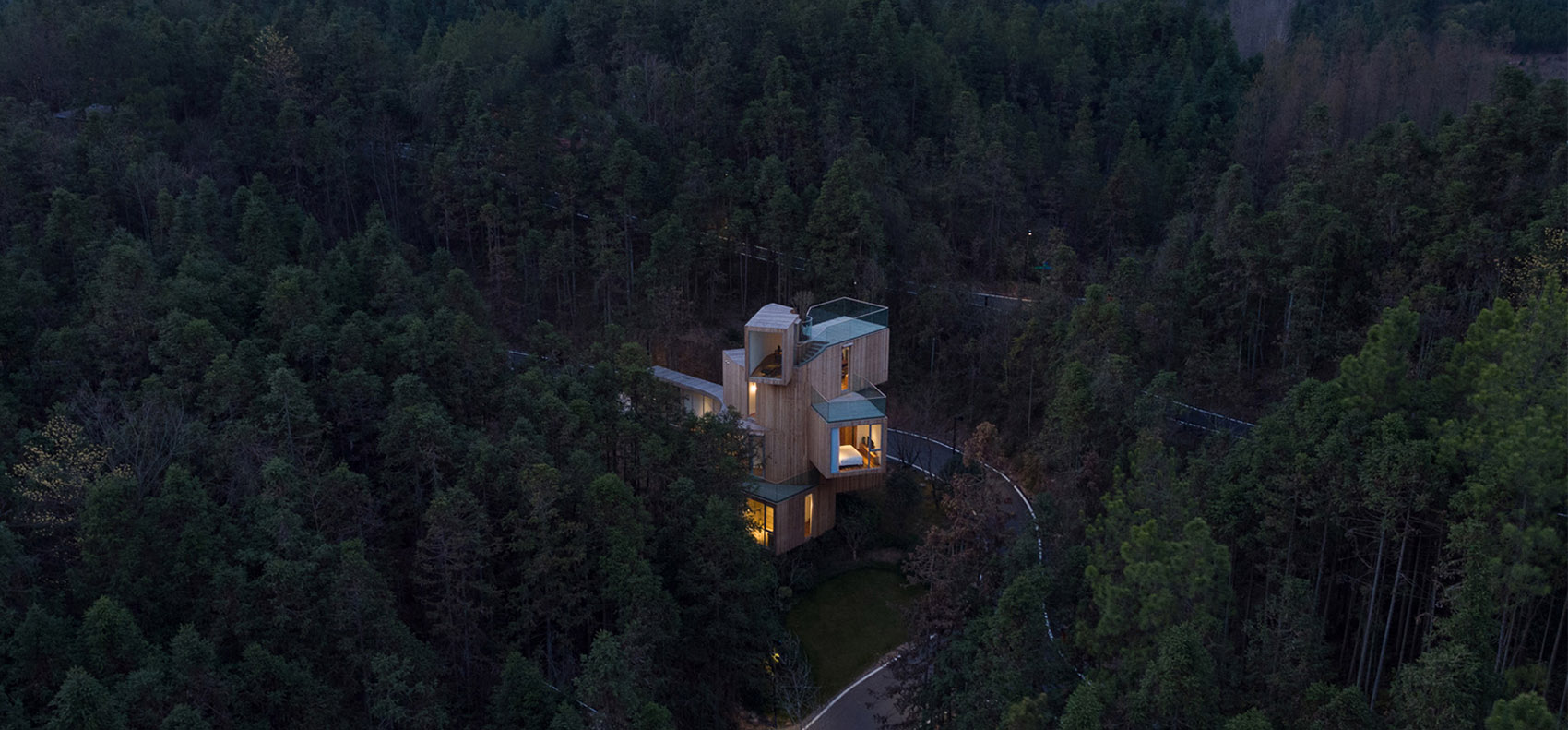 Qiyun Mountain Tree House in Anhui, China by Xiang Architects - 谷德设计网