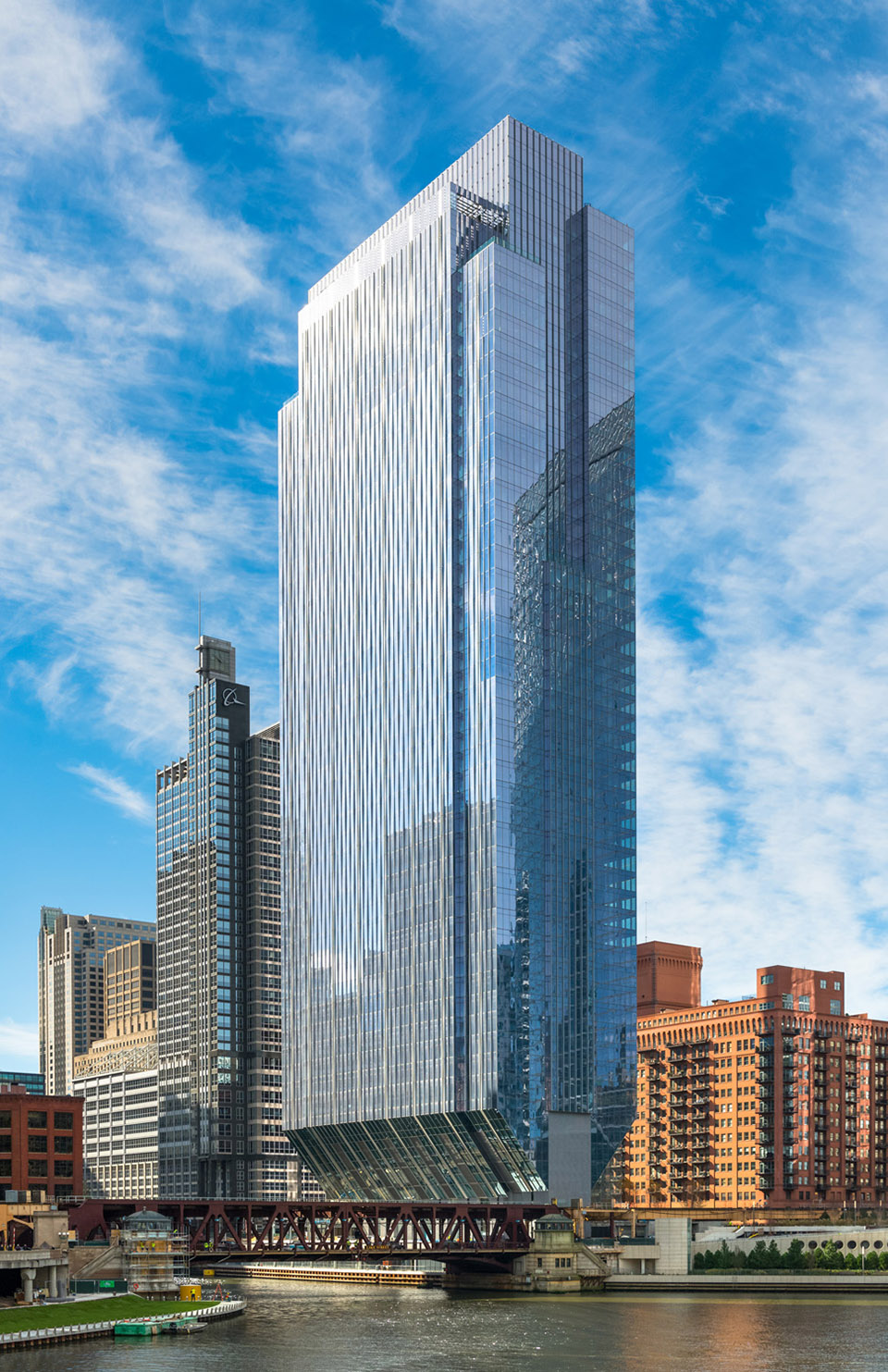 150 NORTH RIVERSIDE OFFICE TOWER By Goettsch Partners - 谷德设计网