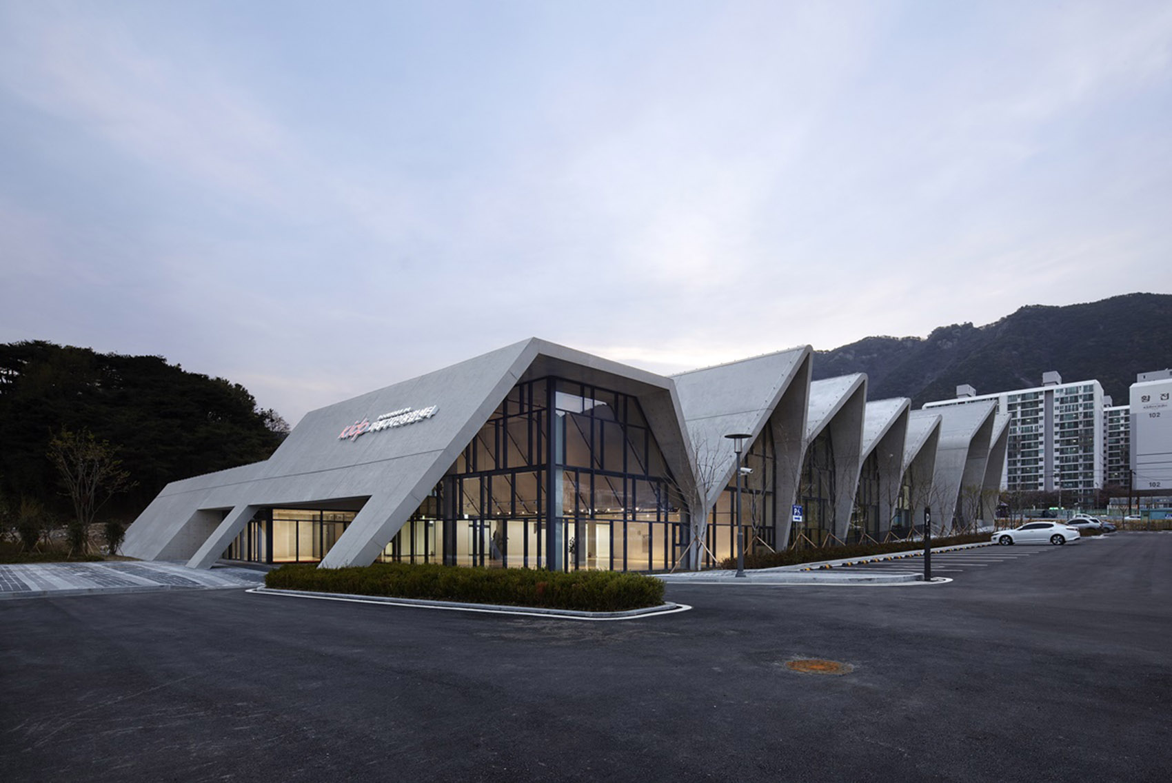 Design Strategy & Research Center, Korea Institute of Design Promotion ...