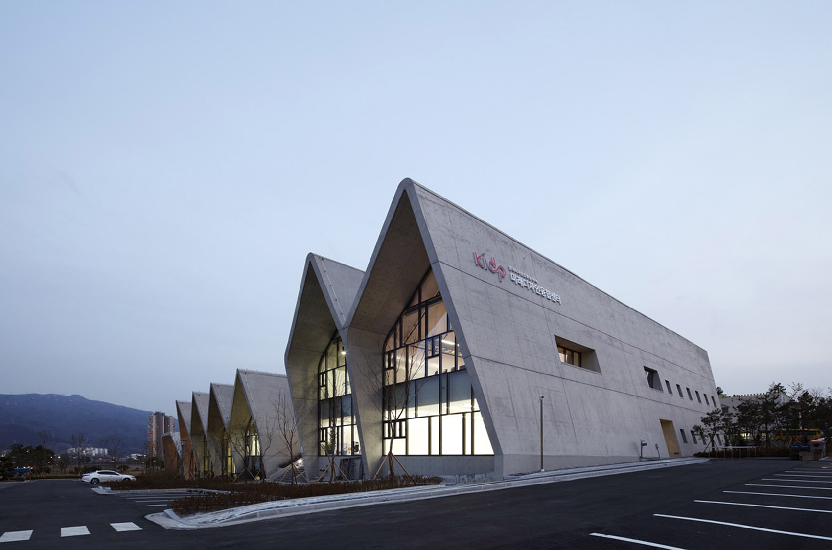 Design Strategy & Research Center, Korea Institute of Design Promotion ...