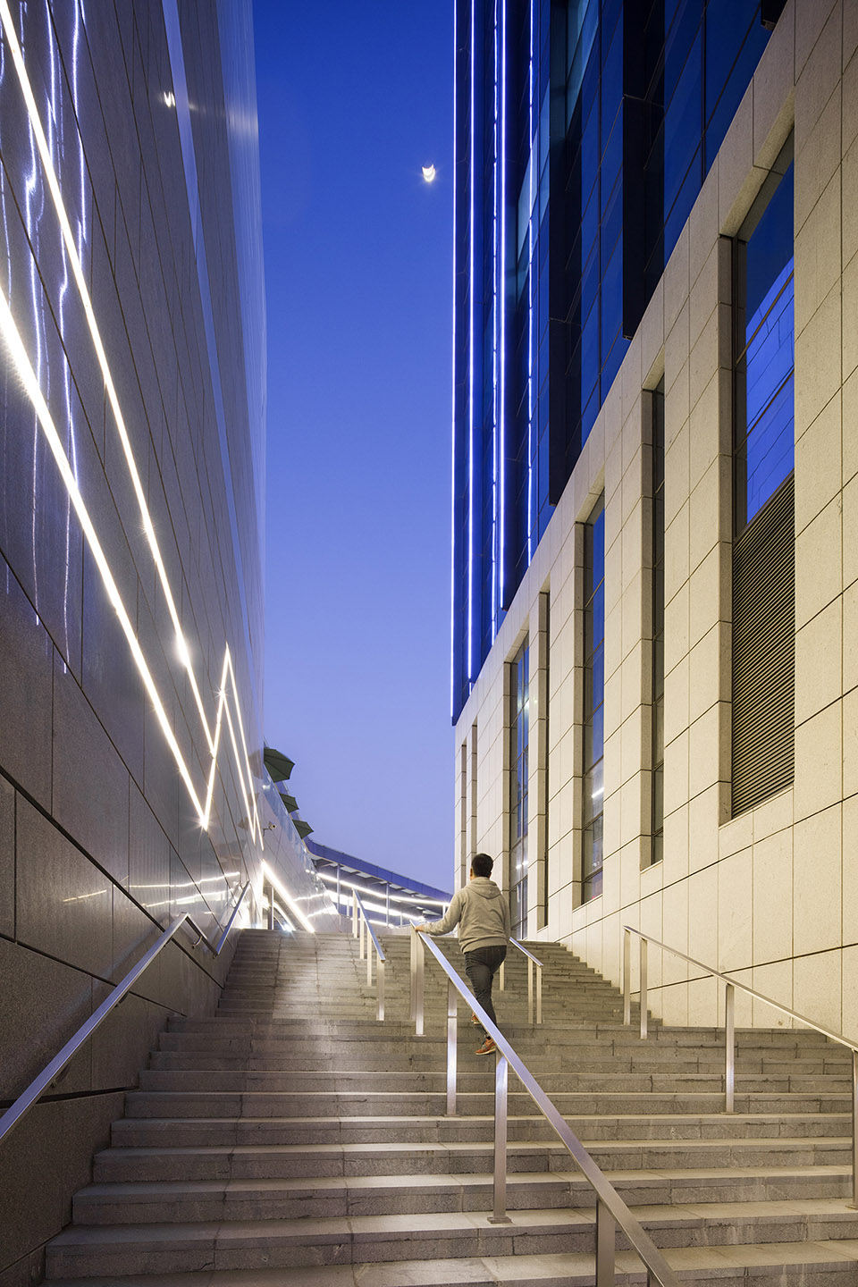 Gateway One in Shenzhen, China by SPARK - 谷德设计网