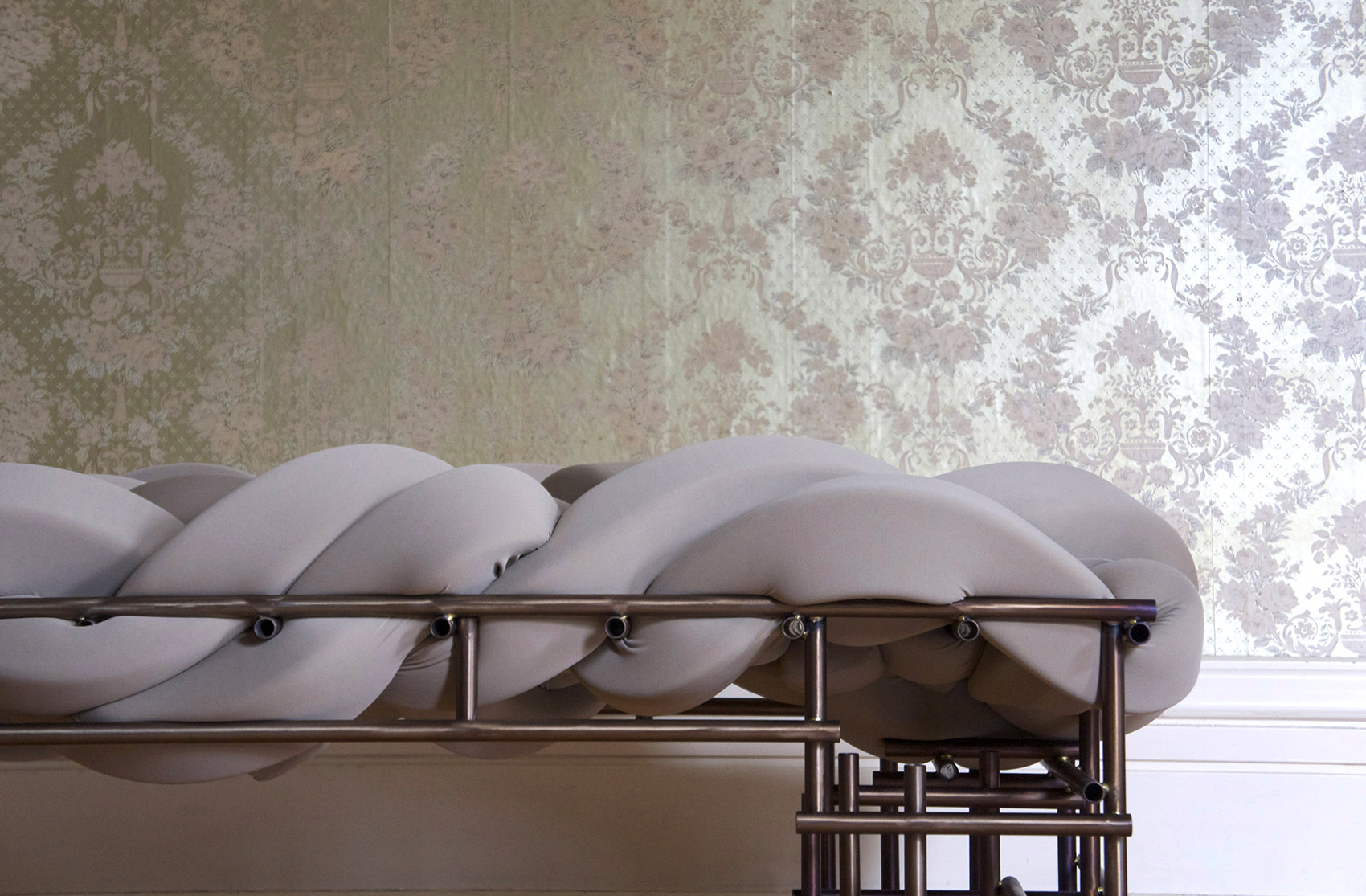 Lawless Chair / Evan Fay - 谷德设计网