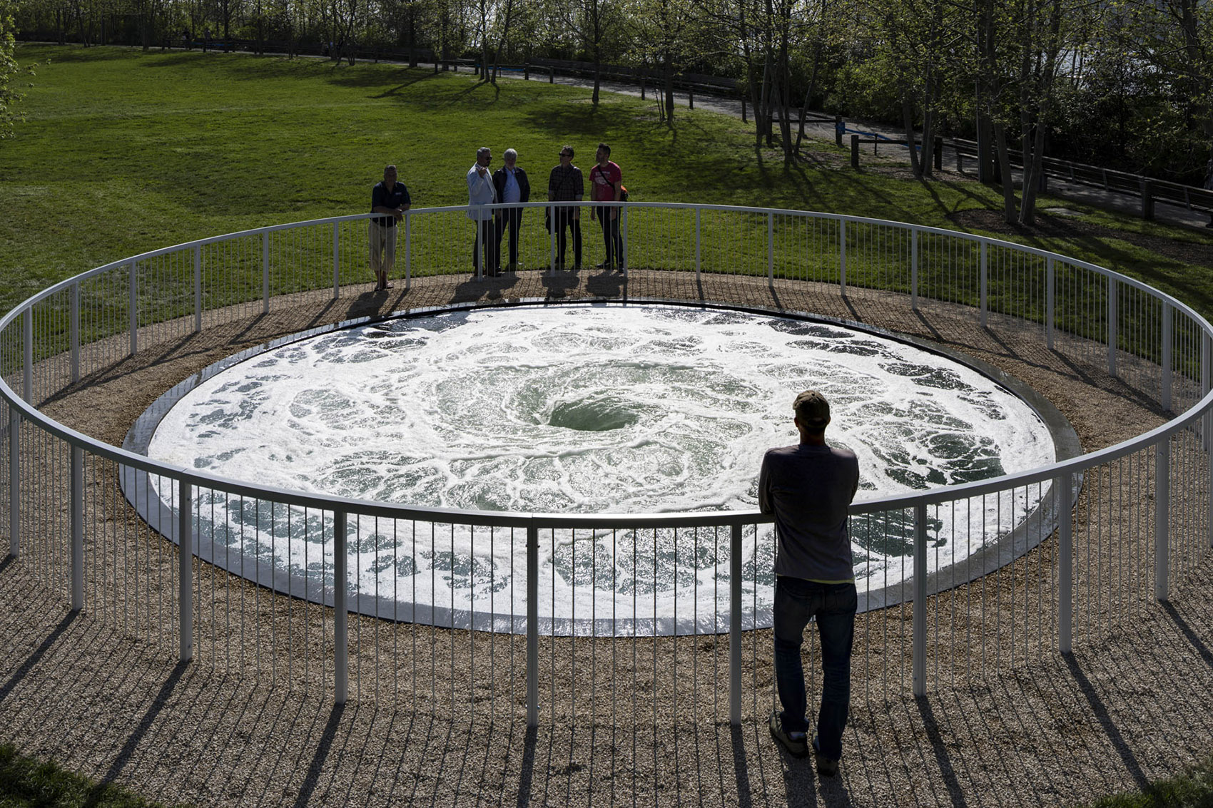 Descension By Anish Kapoor - 谷德设计网