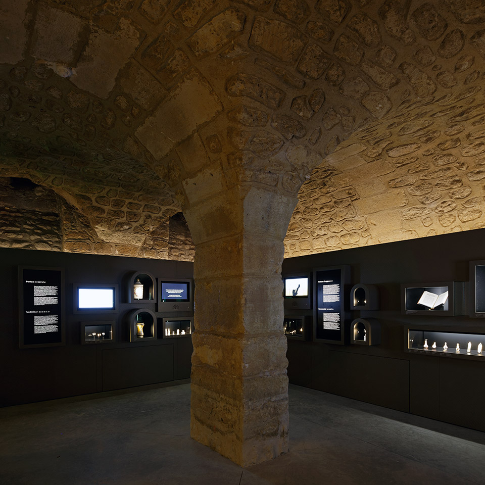 The Grand Musée du Parfum By Projectiles - 谷德设计网