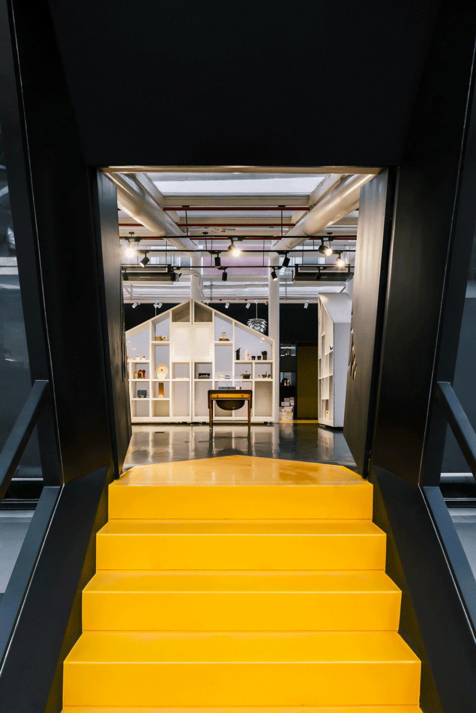 WoW Lab, A chance to revive the workers new village / Yu Ting－Wutopia ...