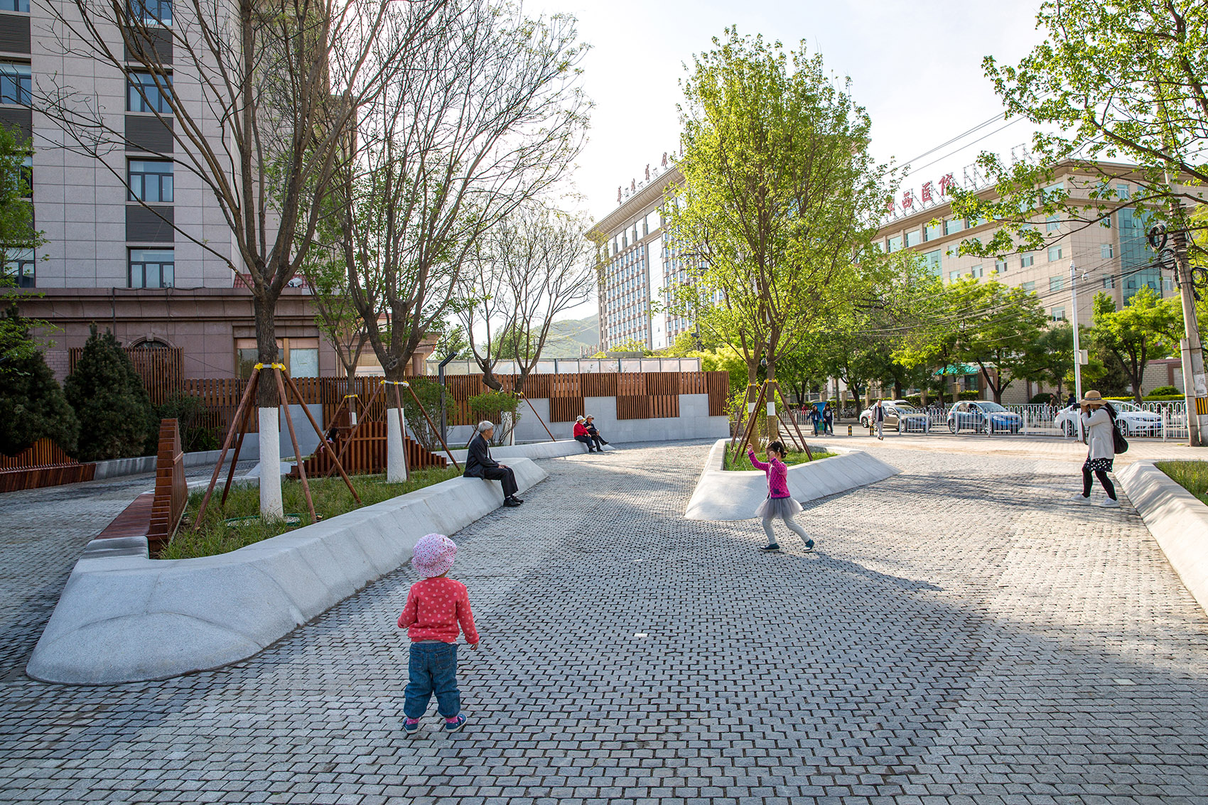 Corner with happiness, Ba da chu road corner Landscape re-design ...