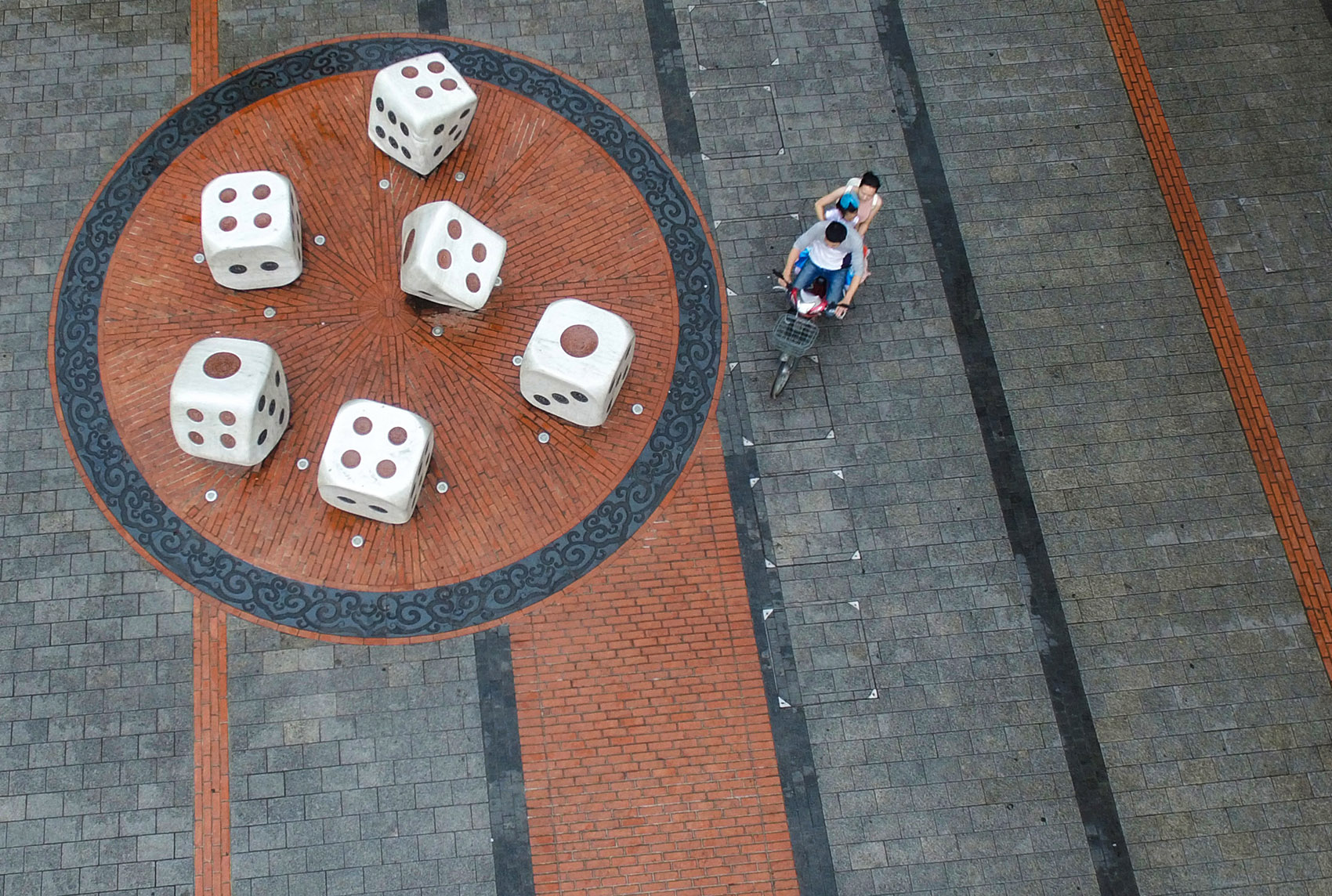 Xiamen Champion Cultural Square, China by UEDE - 谷德设计网