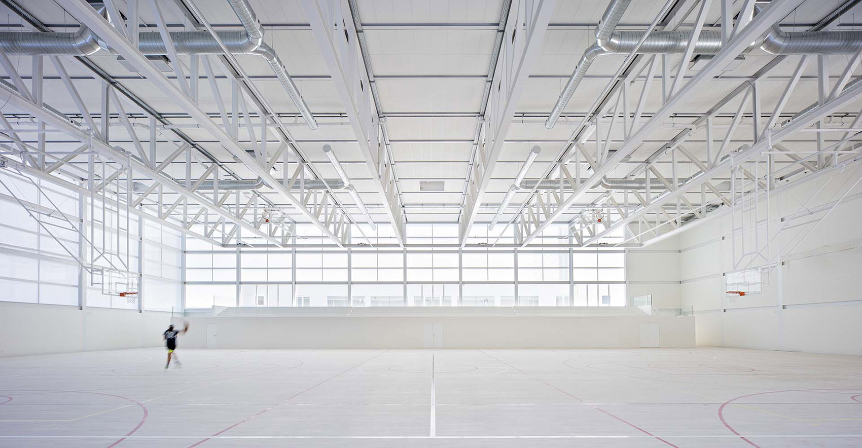 Multi-sport Pavilion and Classroom Complex, Francisco de Vitoria ...