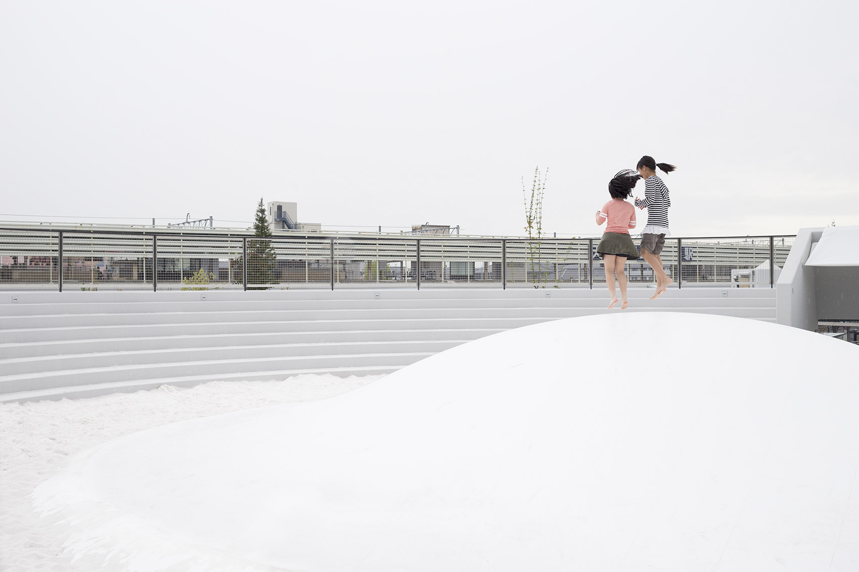 Tenri Station plaza CoFuFun, the first public space design by nendo - 谷德设计网