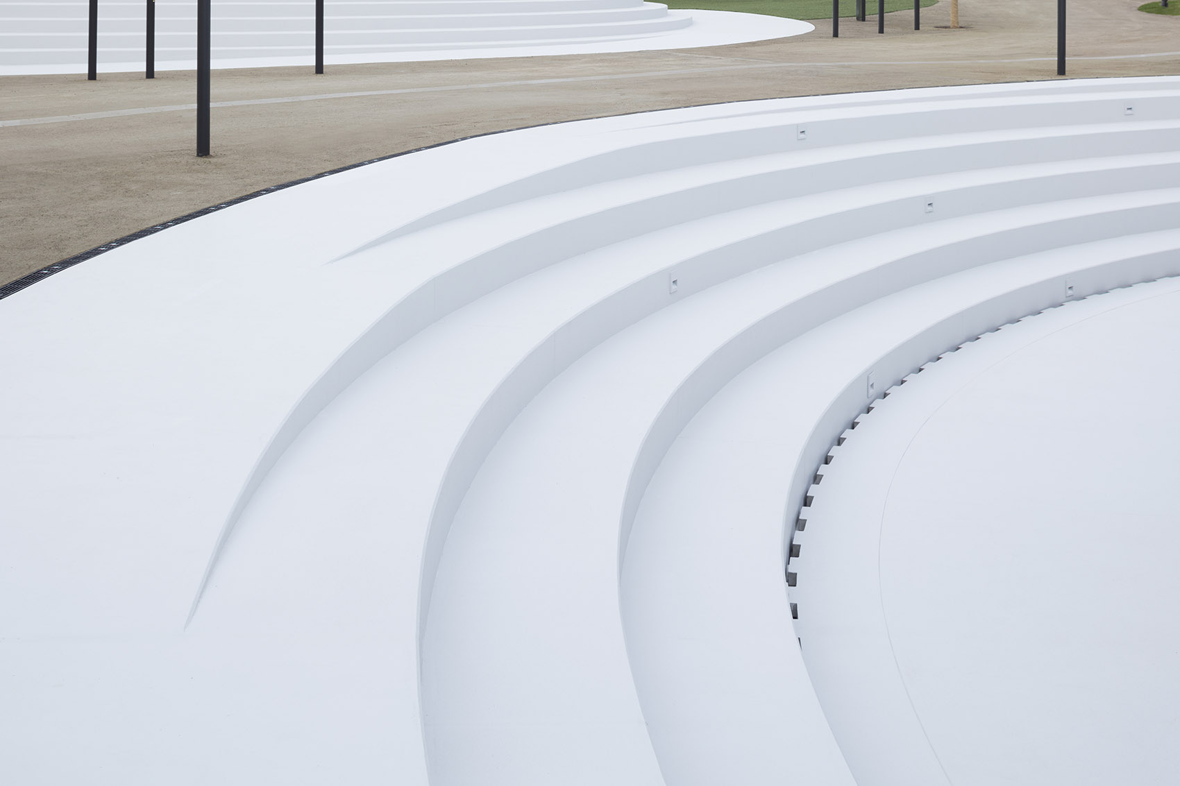 Tenri Station plaza CoFuFun, the first public space design by nendo - 谷德设计网