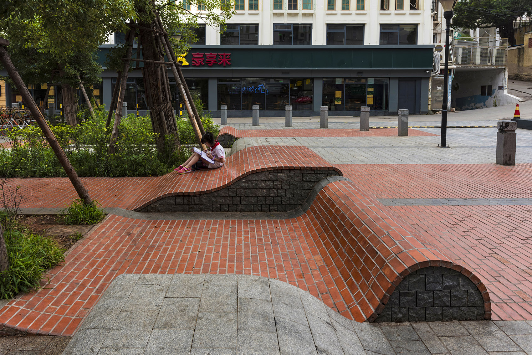 Xiamen Champion Cultural Square, China by UEDE - 谷德设计网