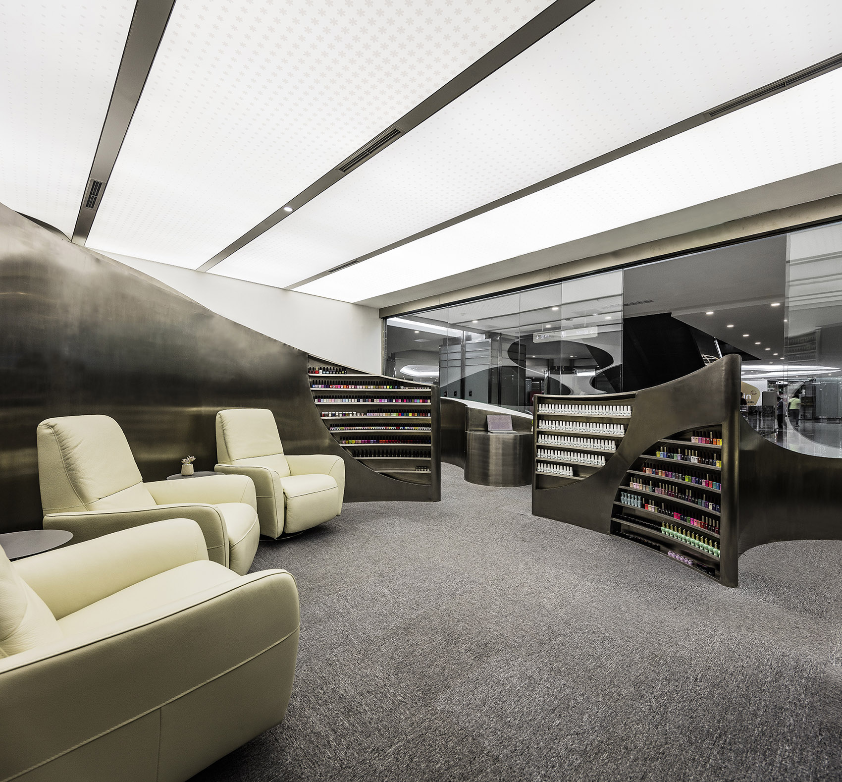 Mini Hill—Lily Nails Salon by ARCHSTUDIO - 谷德设计网