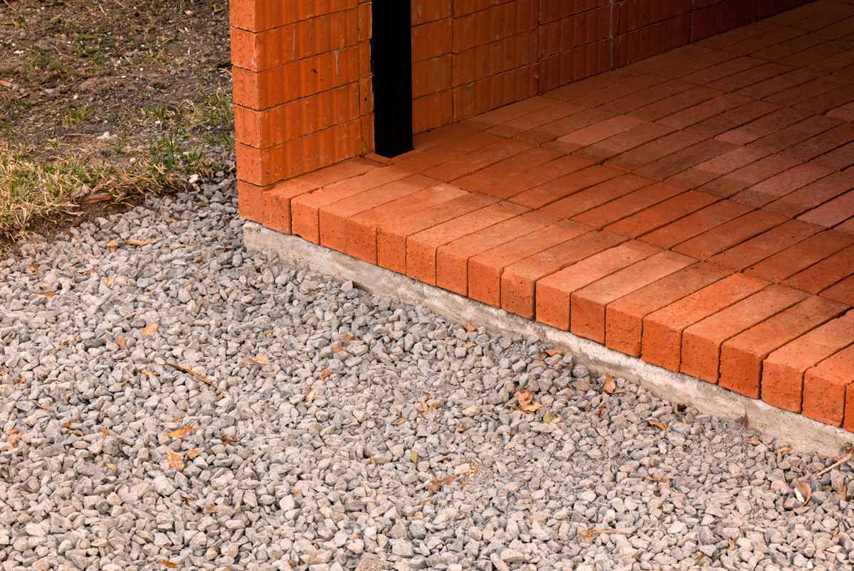 1200 Bricks Little Chapel By S-AR - 谷德设计网