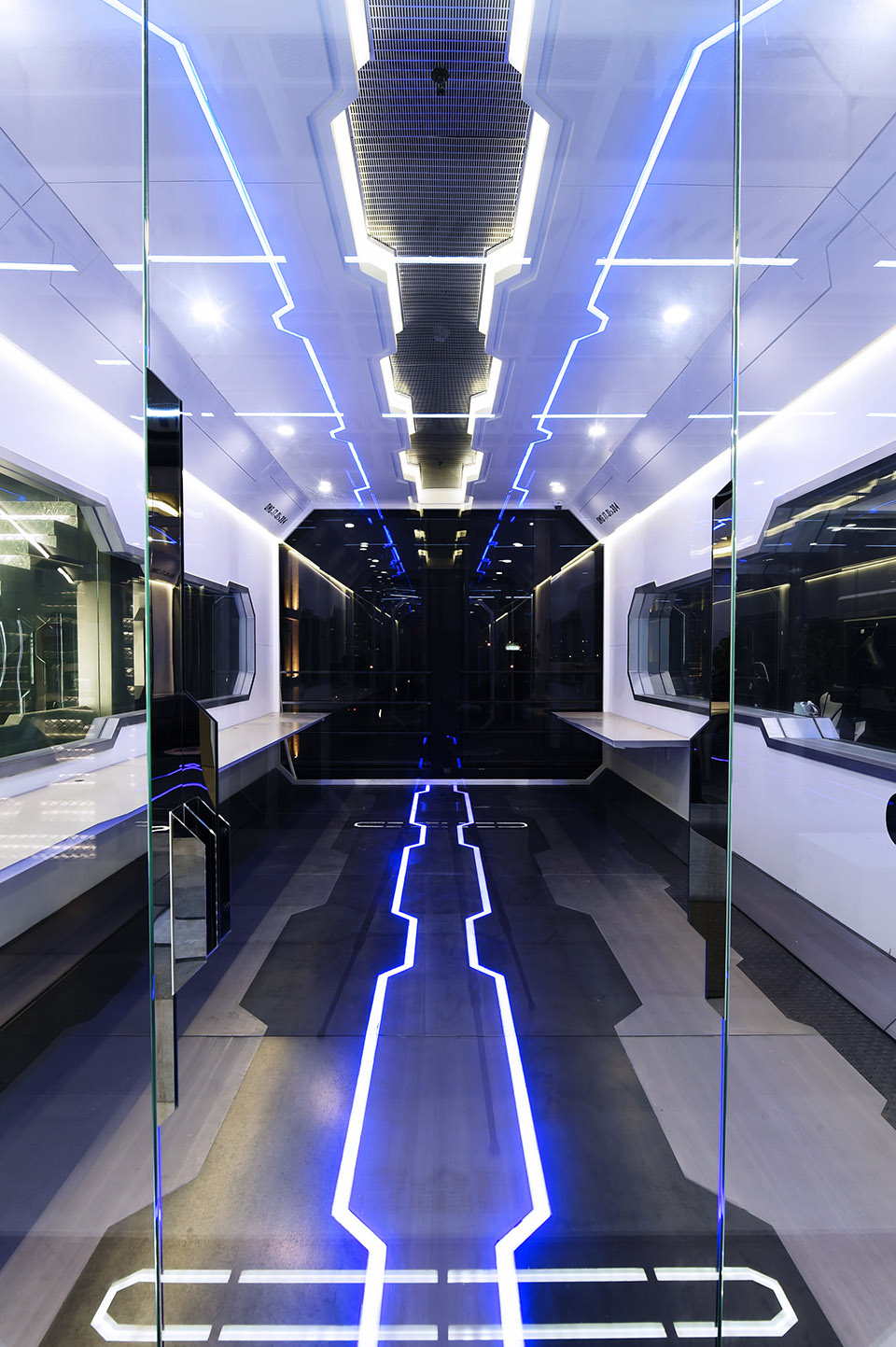 OMG Electronic Sports Club By Shanghai GuTeng designer studio - 谷德设计网