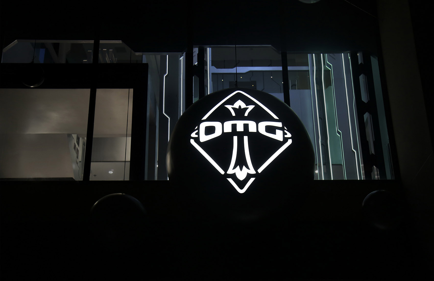 OMG Electronic Sports Club By Shanghai GuTeng designer studio - 谷德设计网