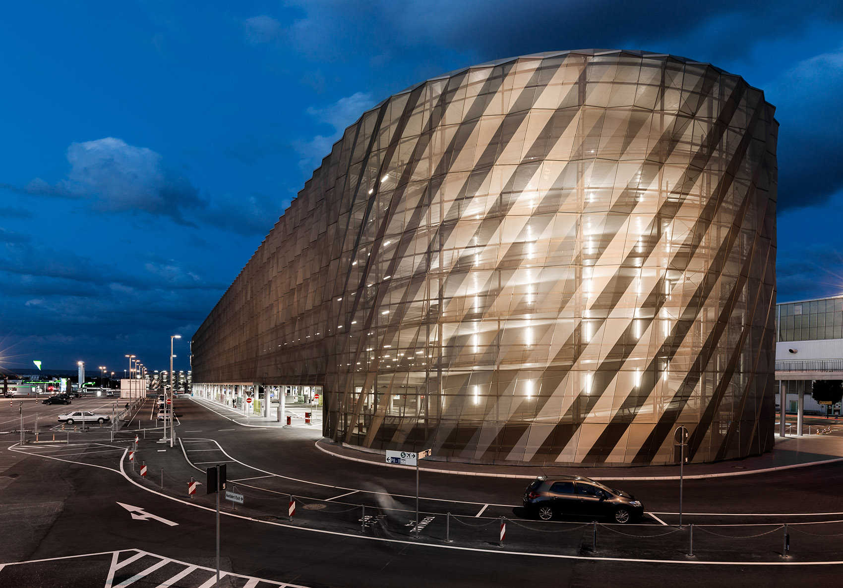 Stuttgart Airport Bus Terminal with Parking Garage P14 By wulf ...