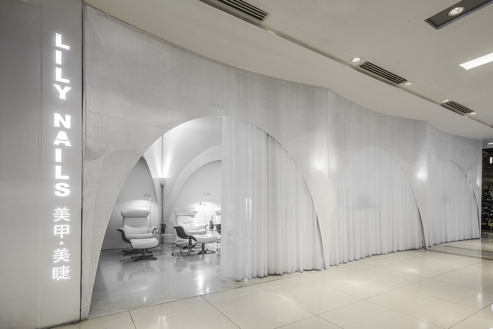 Lily Nails – Nail and Eyelash Salon in Beijing, China by ARCHSTUDIO - 谷德设计网