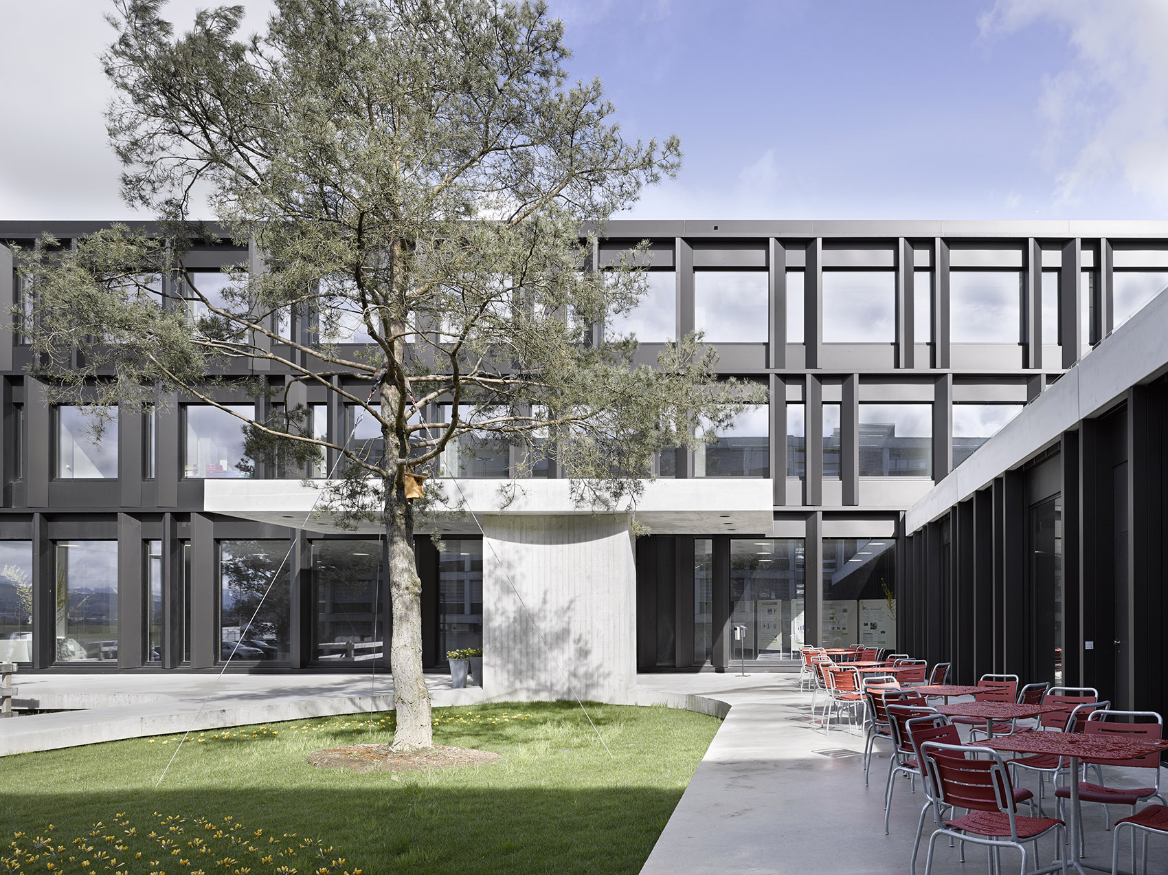 School of Agricultural, Forest and Food Sciences by Boegli Kramp - 谷德设计网