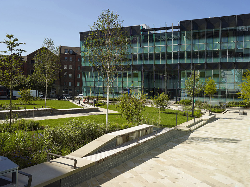 Sovereign Square By re-form landscape architecture - 谷德设计网