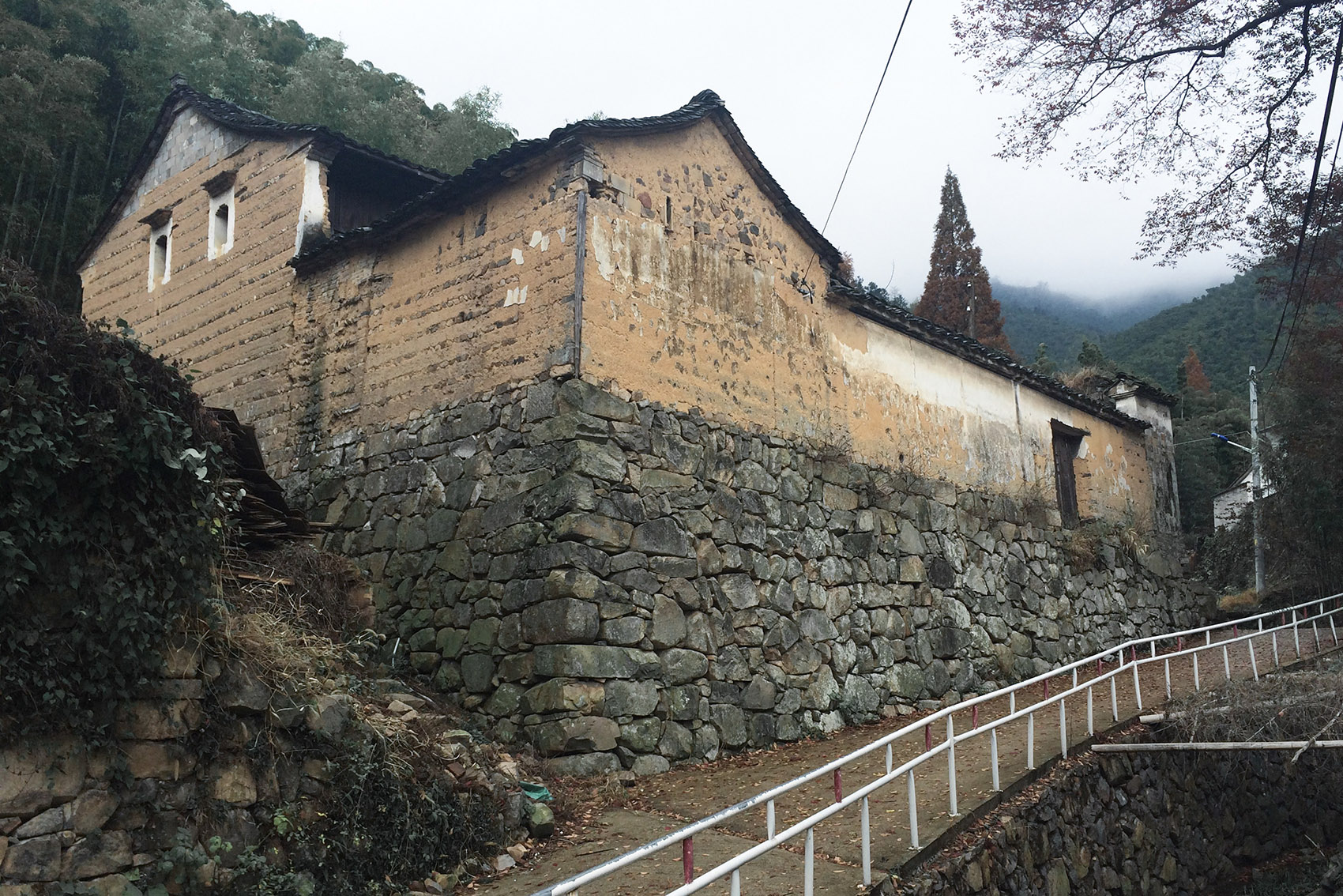 Half House：Facing a wall, and thinking over By Atelier-lai - 谷德设计网