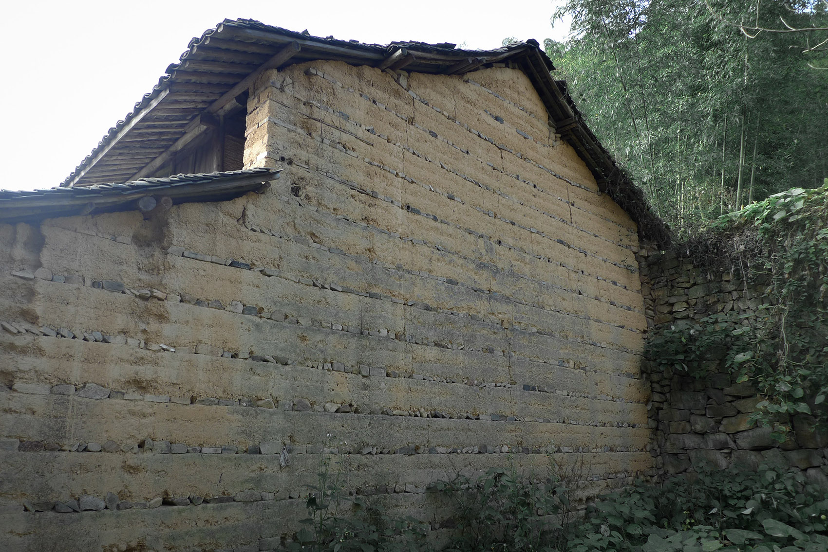 Half House：Facing a wall, and thinking over By Atelier-lai - 谷德设计网