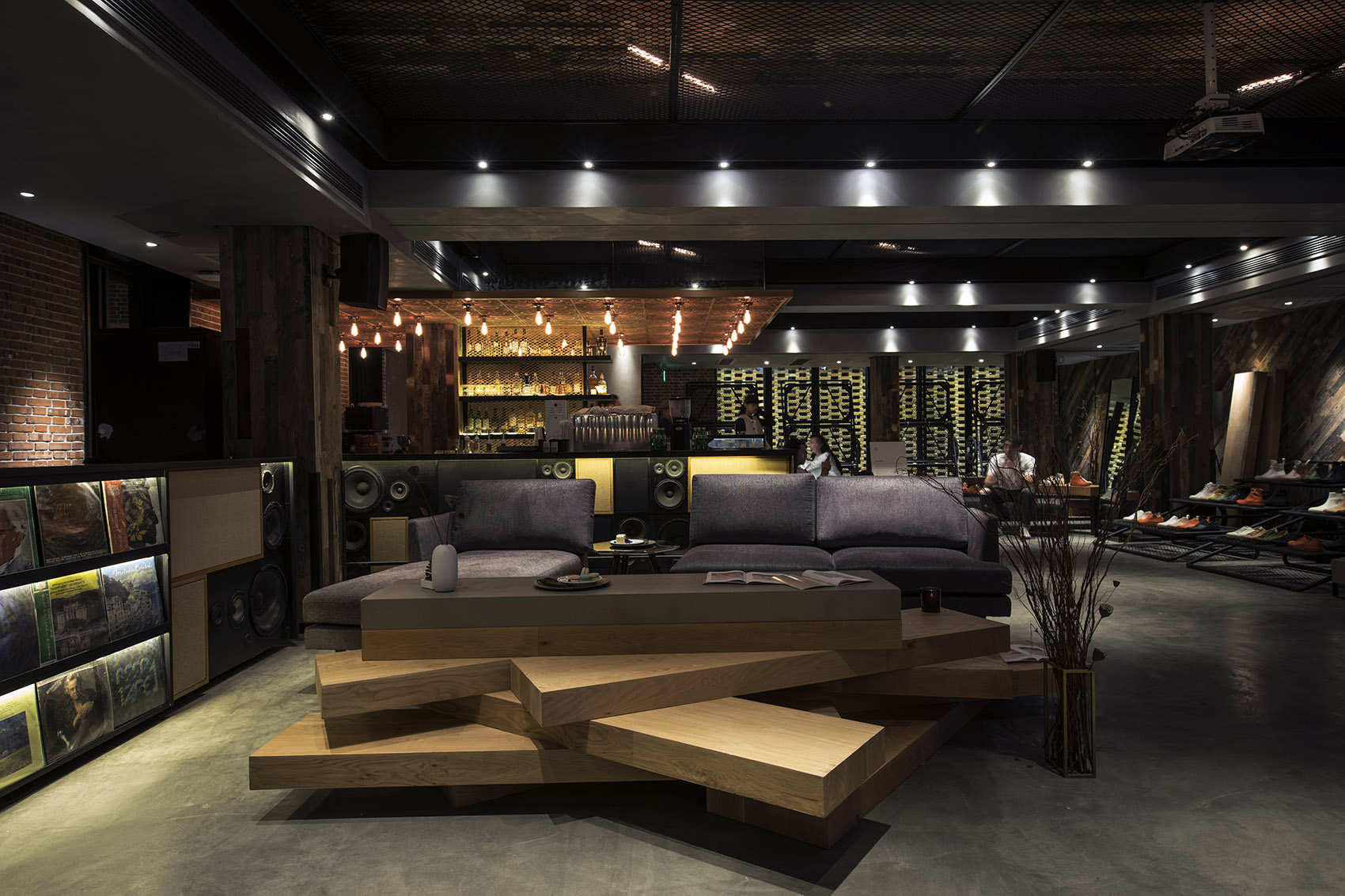 mrboth – Flagship Concept Store By PRISM DESIGN - 谷德设计网