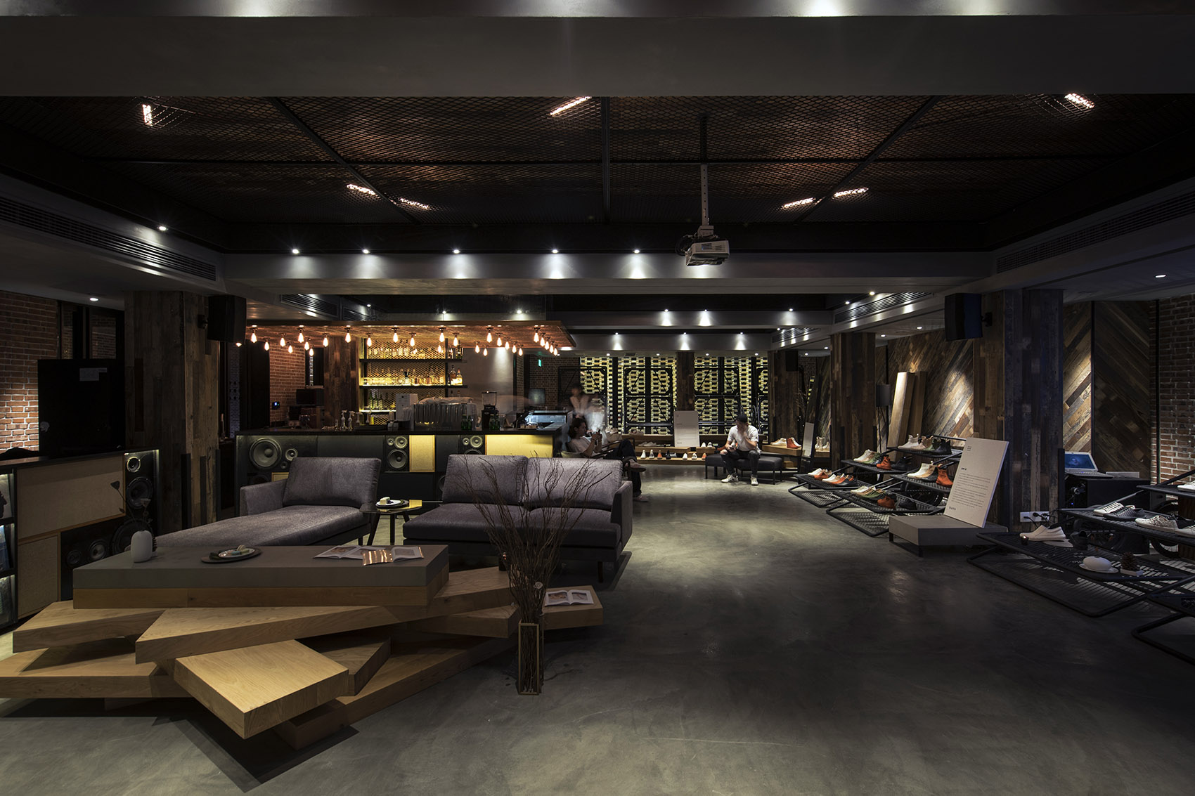 mrboth – Flagship Concept Store By PRISM DESIGN - 谷德设计网