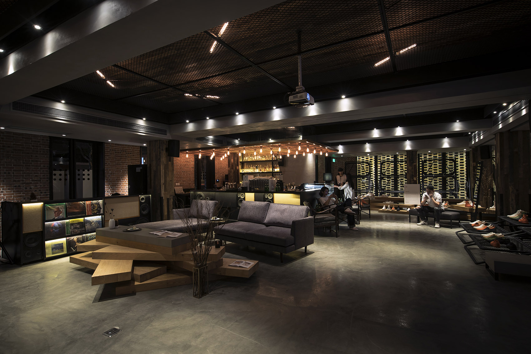 mrboth – Flagship Concept Store By PRISM DESIGN - 谷德设计网