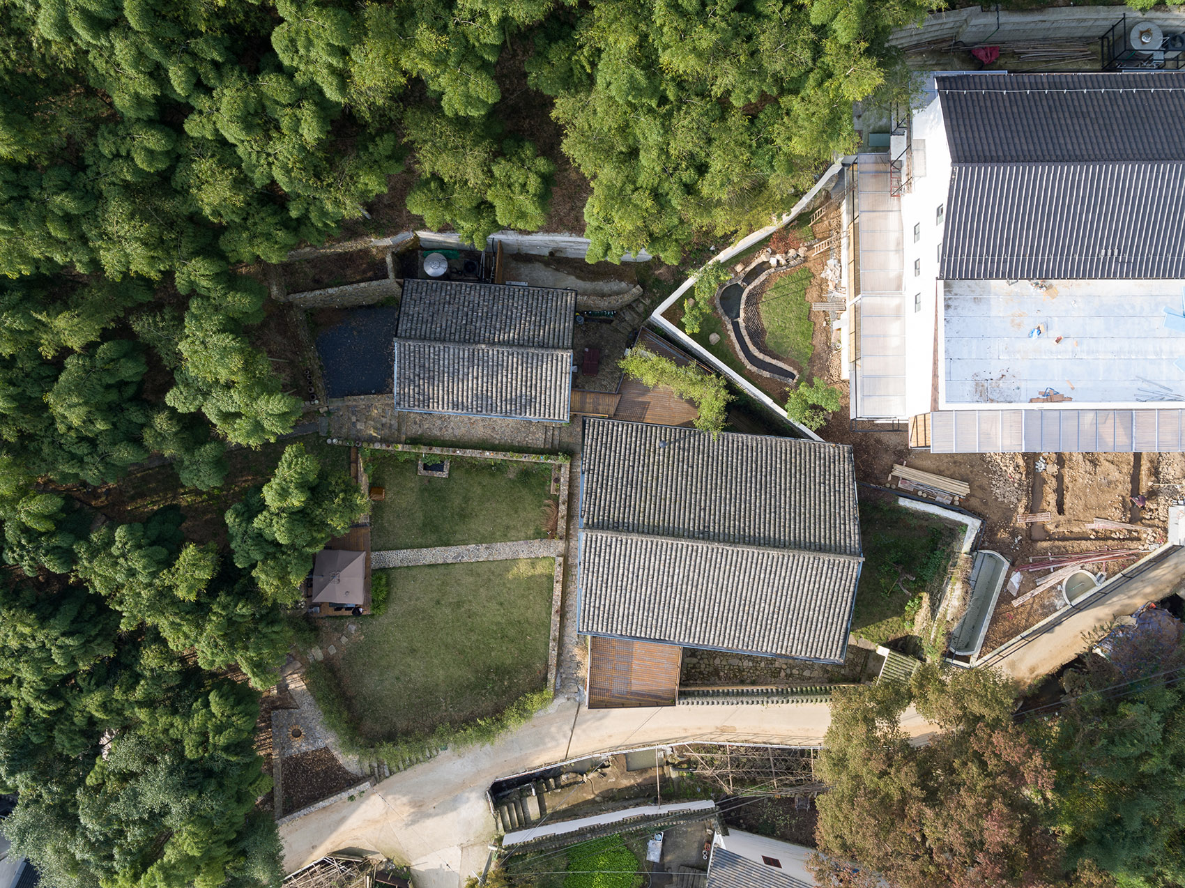 Half House：Facing a wall, and thinking over By Atelier-lai - 谷德设计网