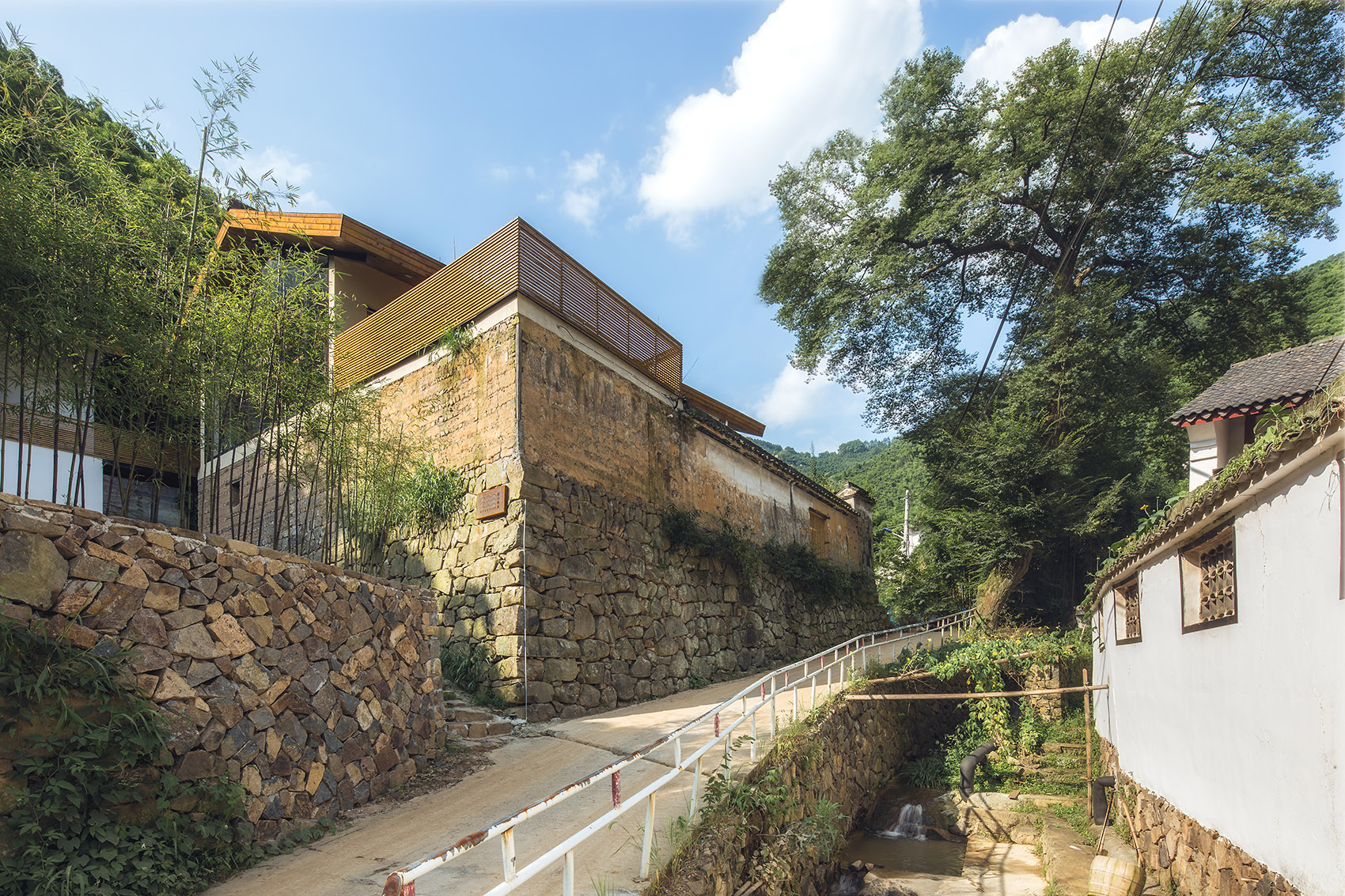 Half House：Facing a wall, and thinking over By Atelier-lai - 谷德设计网