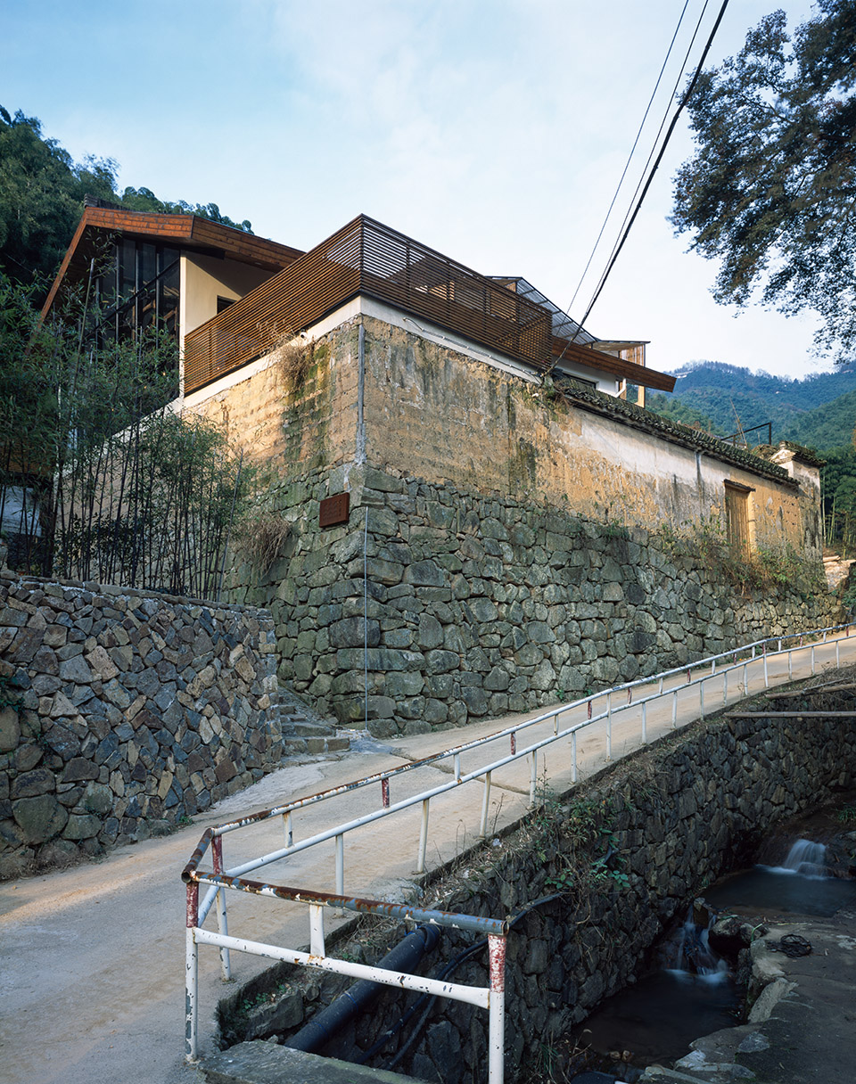 Half House：Facing a wall, and thinking over By Atelier-lai - 谷德设计网