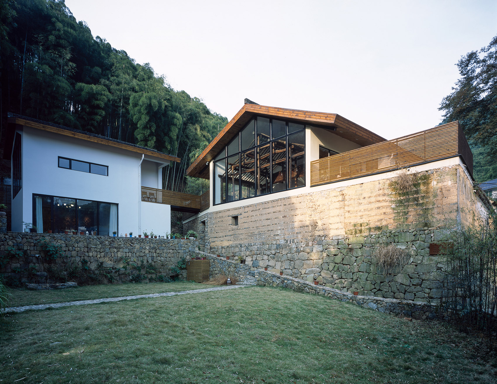 Half House：Facing a wall, and thinking over By Atelier-lai - 谷德设计网