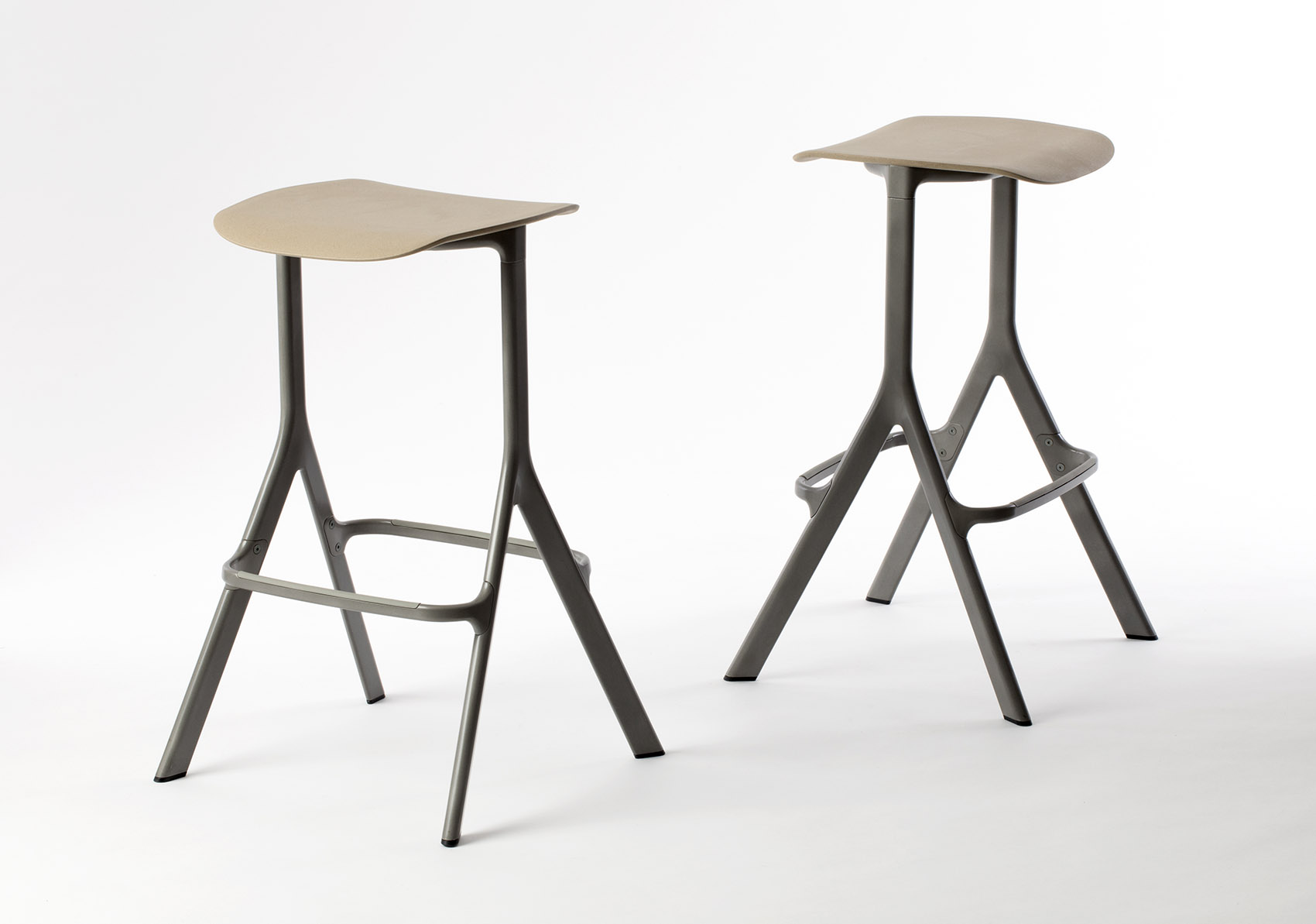 AXYL collection by Benjamin Hubert x LAYER - 谷德设计网