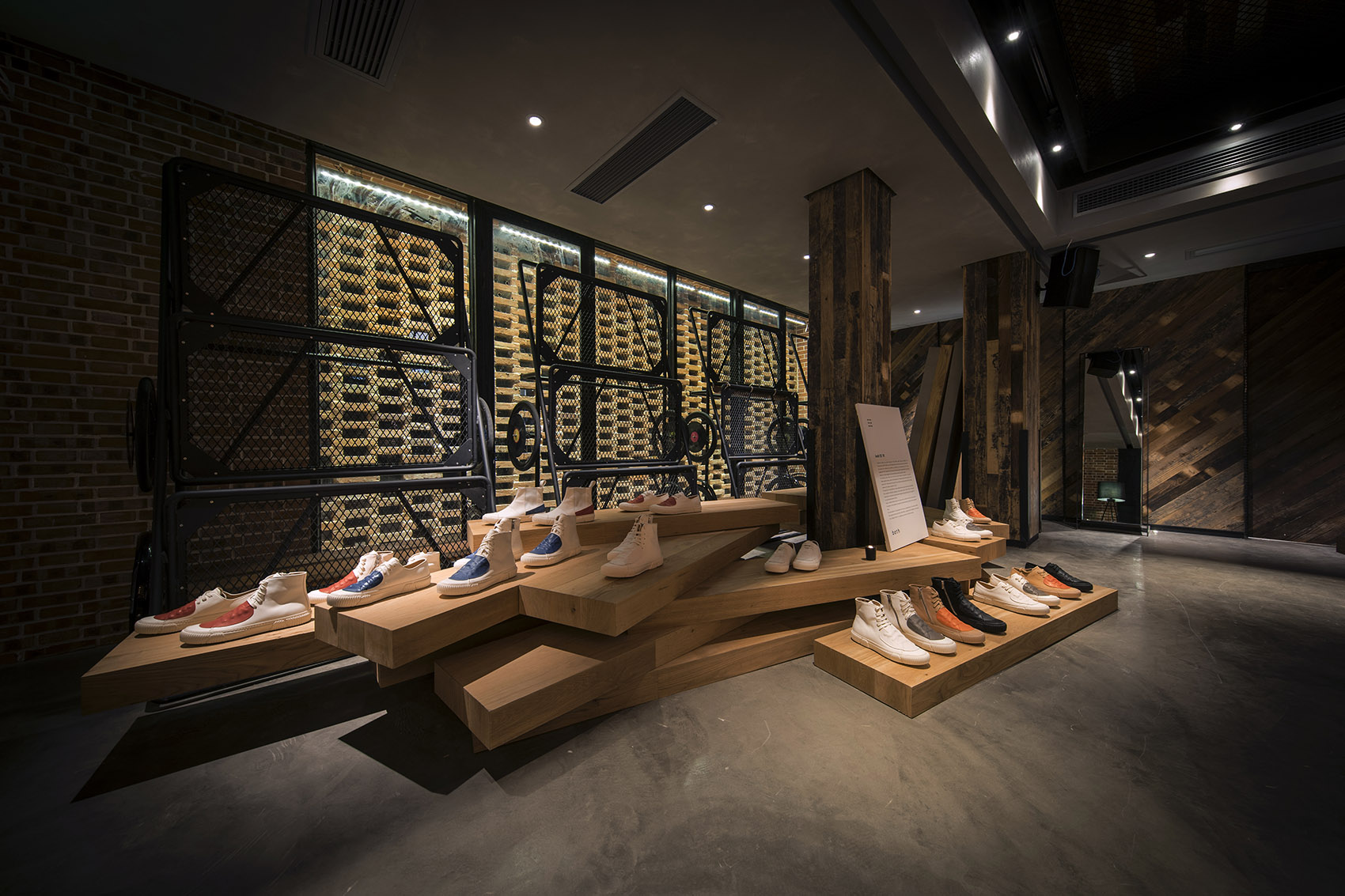 mrboth – Flagship Concept Store By PRISM DESIGN - 谷德设计网