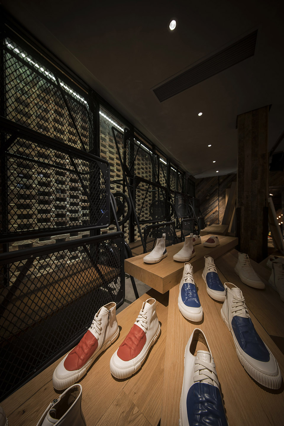 mrboth – Flagship Concept Store By PRISM DESIGN - 谷德设计网