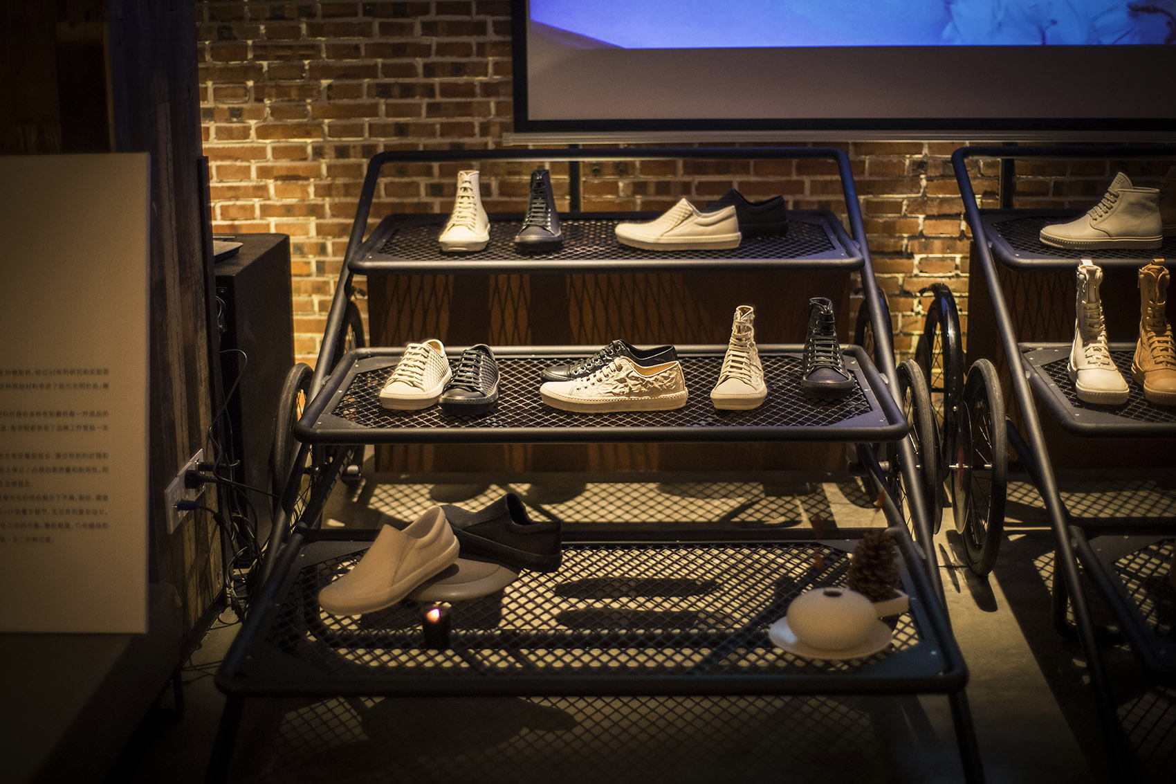 mrboth – Flagship Concept Store By PRISM DESIGN - 谷德设计网