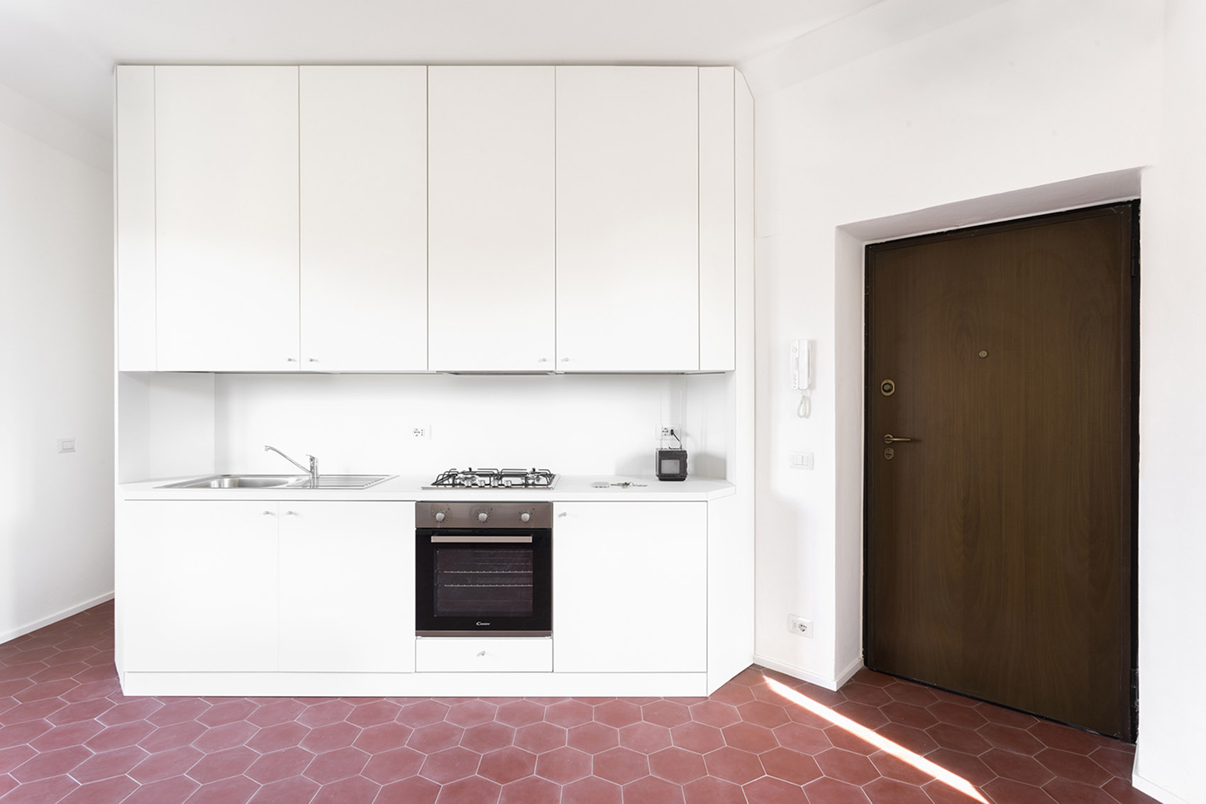 House with Alcove by casatibuonsante architects - 谷德设计网