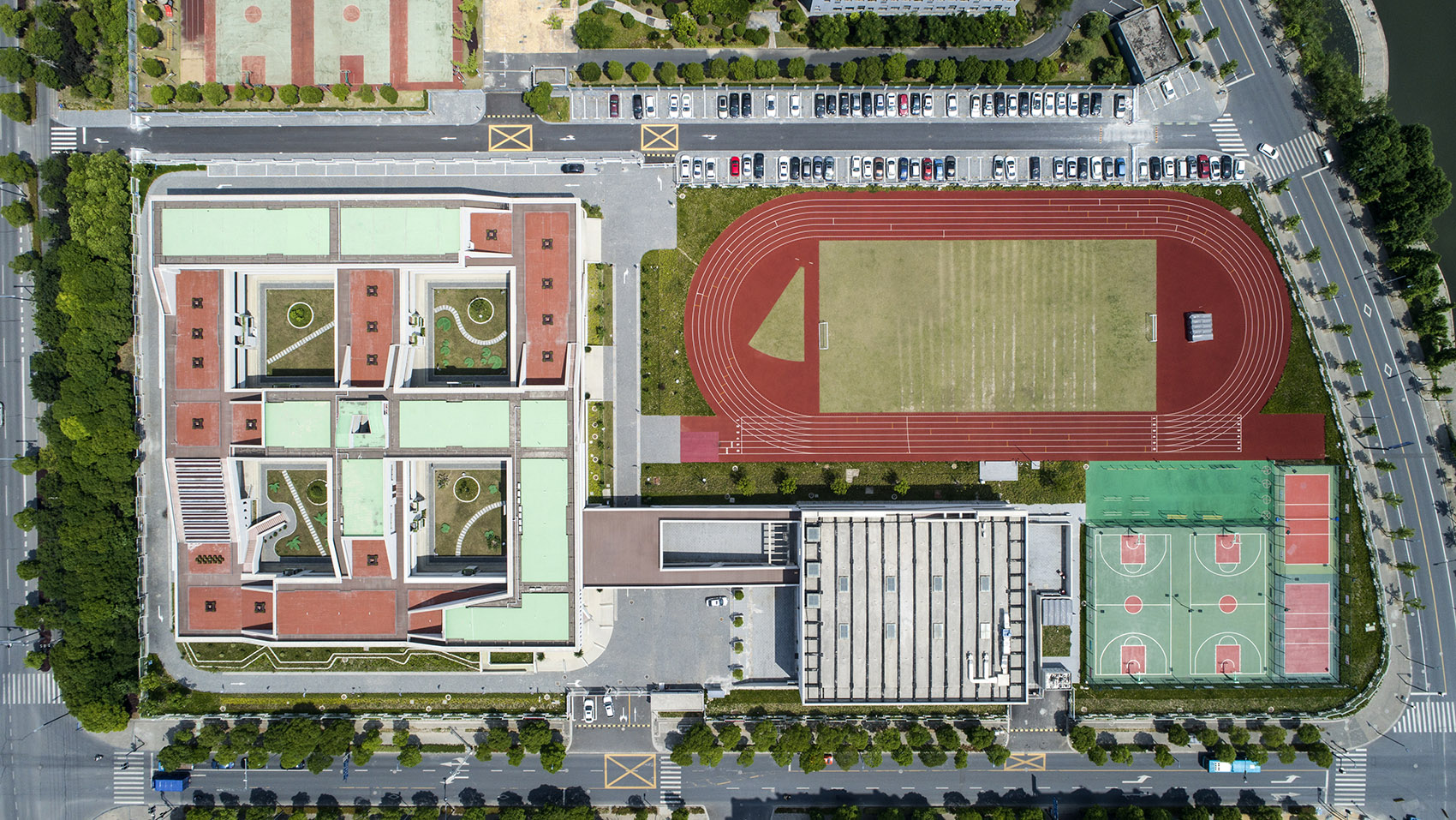 Defu Junior High School, Shanghai By Atelier GOM - 谷德设计网