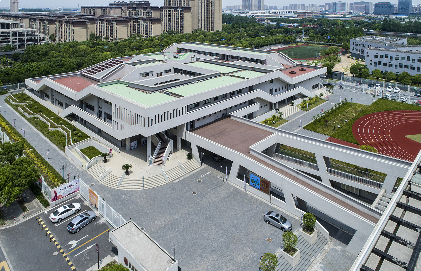 Defu Junior High School, Shanghai By Atelier GOM - 谷德设计网