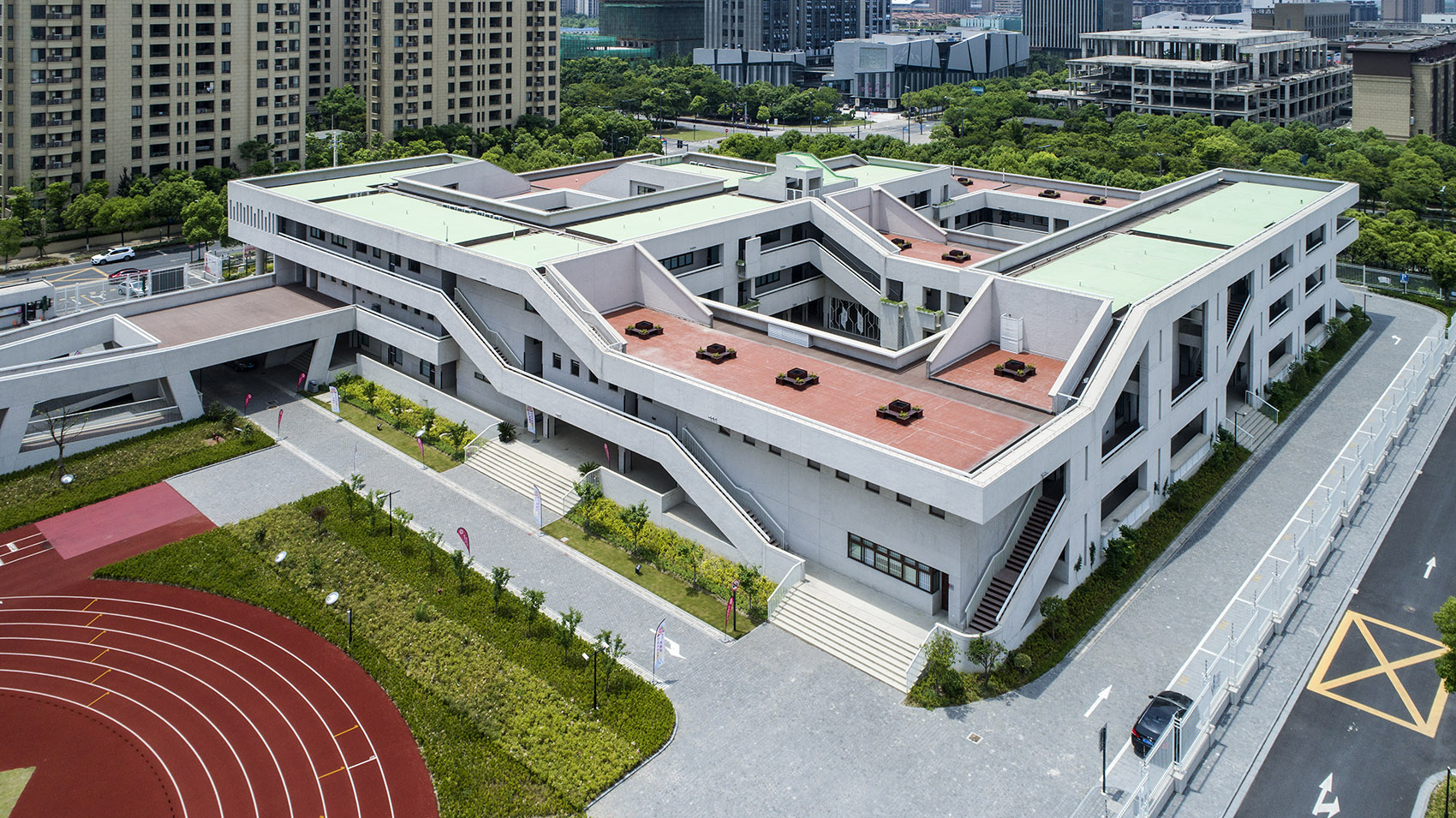 Defu Junior High School, Shanghai By Atelier GOM - 谷德设计网