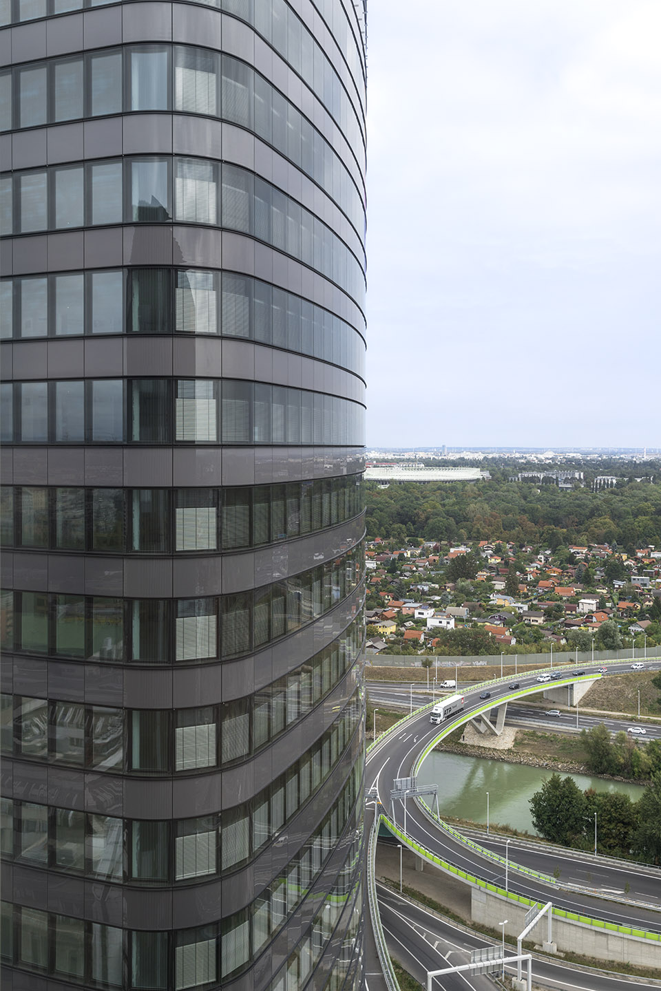 ORBI Tower by Zechner & Zechner ZT GmbH - 谷德设计网