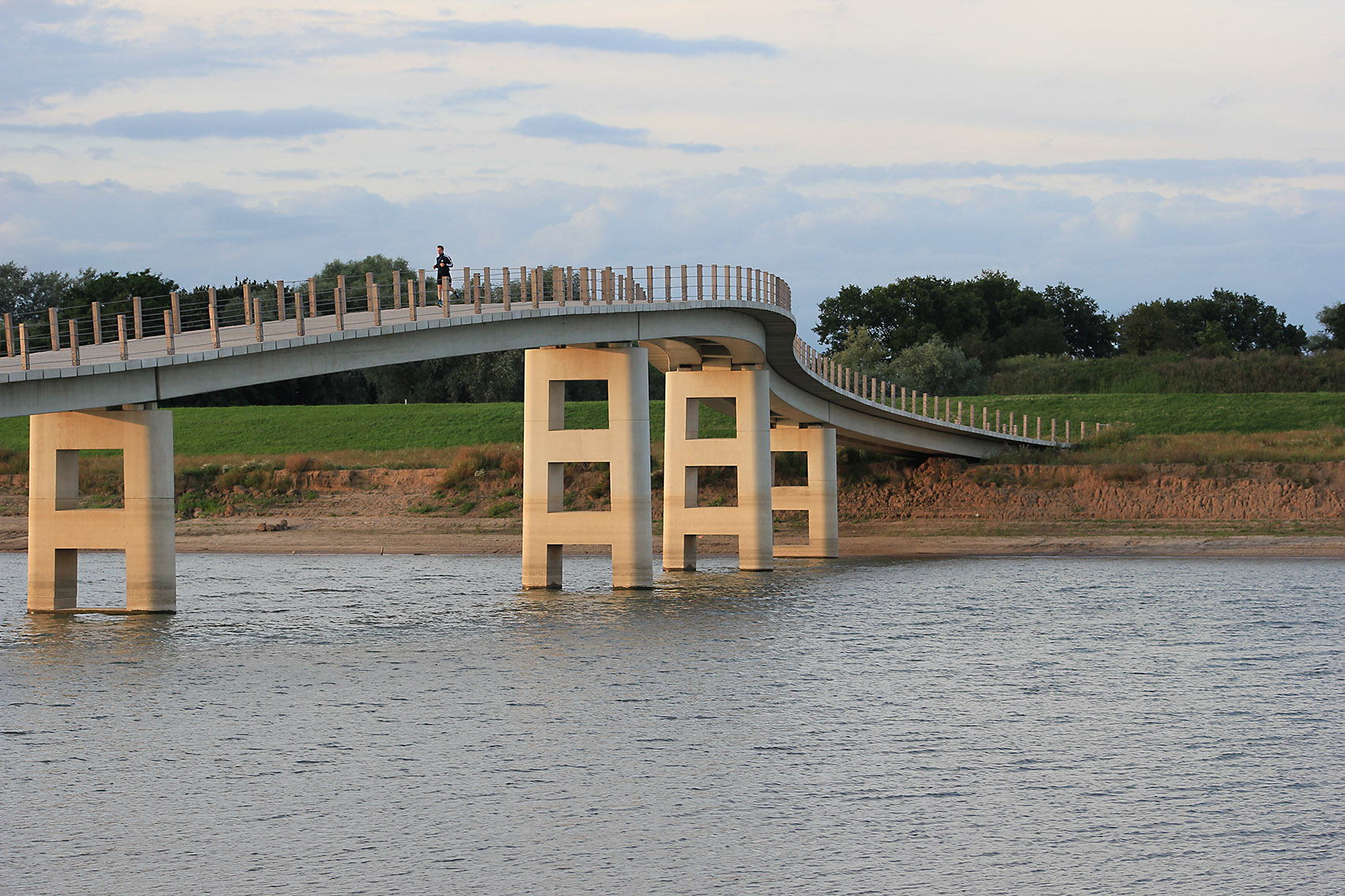 Citadel Bridge, the Netherlands by NEXT architects - 谷德设计网