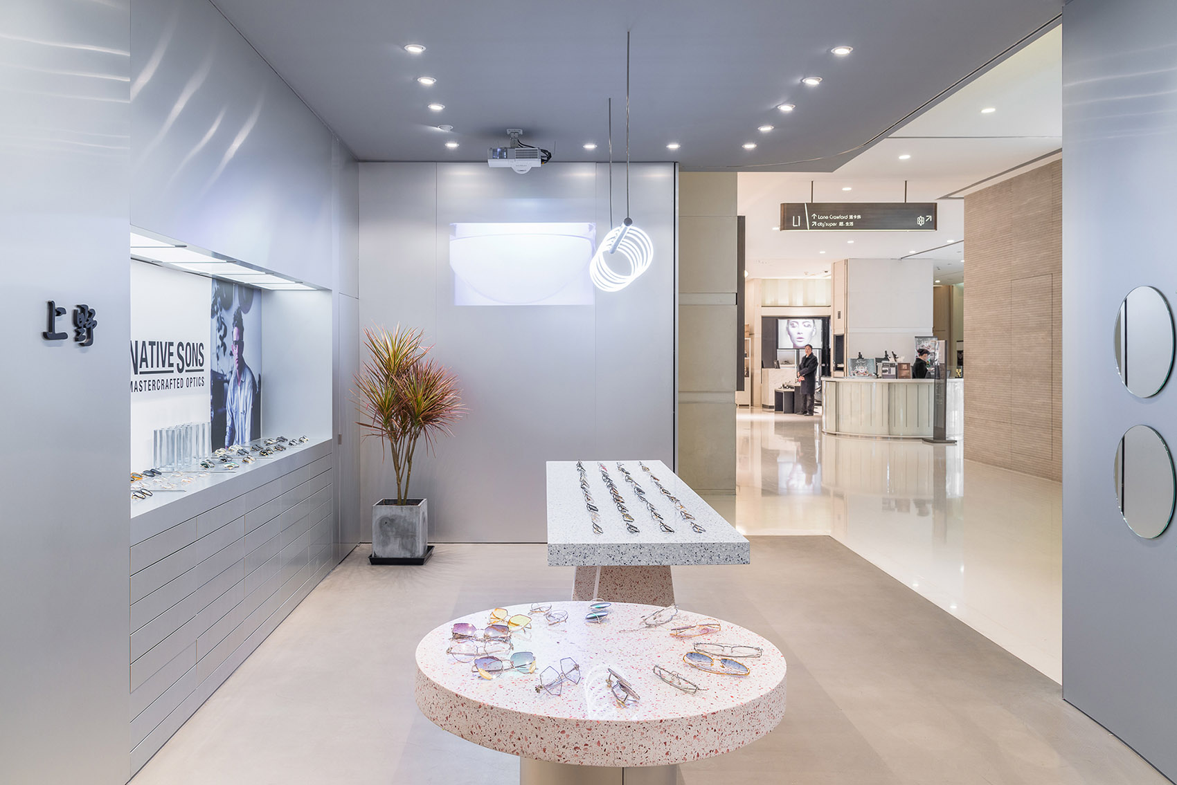 “Ueno Eyewear” Sunglass Shop by Office coastline - 谷德设计网