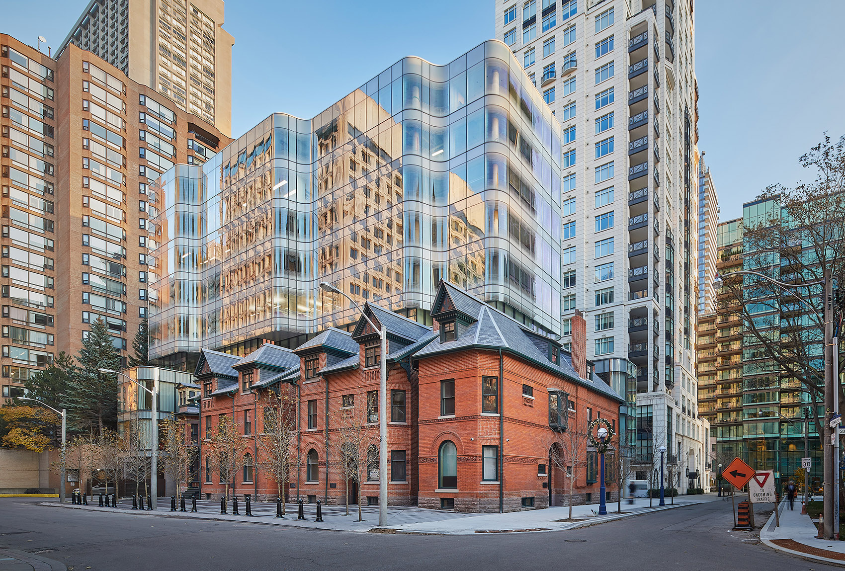 7 St. Thomas Building by Hariri Pontarini Architects - 谷德设计网