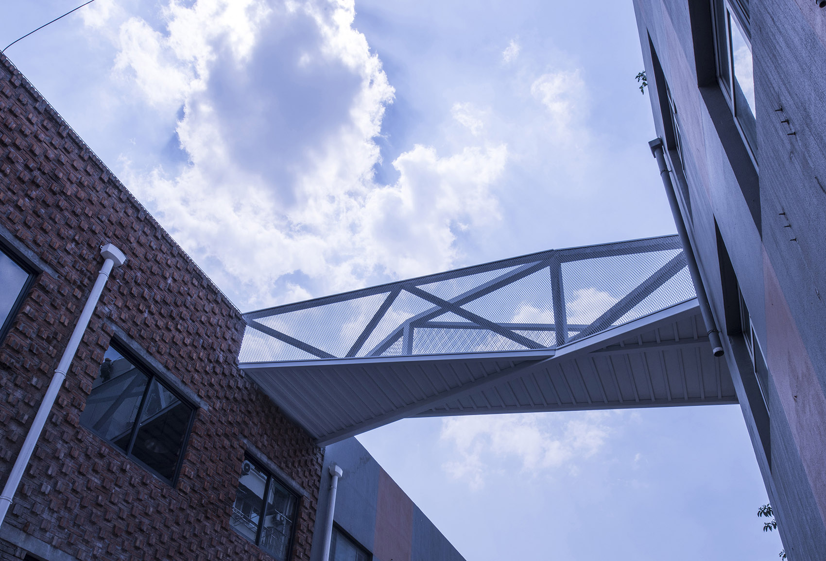 X Bridge, China by Zhang Bing & Atelier Groundwork Architecture - 谷德设计网