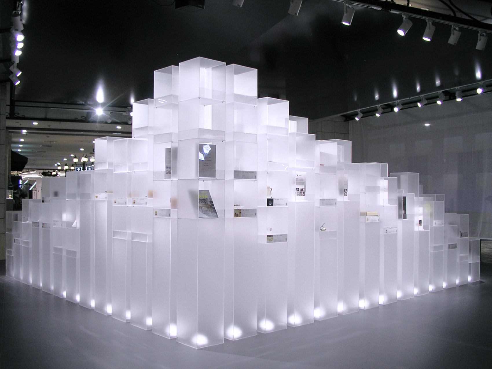 Major Ingenuity Aesthetics exhibition space, China by DAMU Design Corp ...