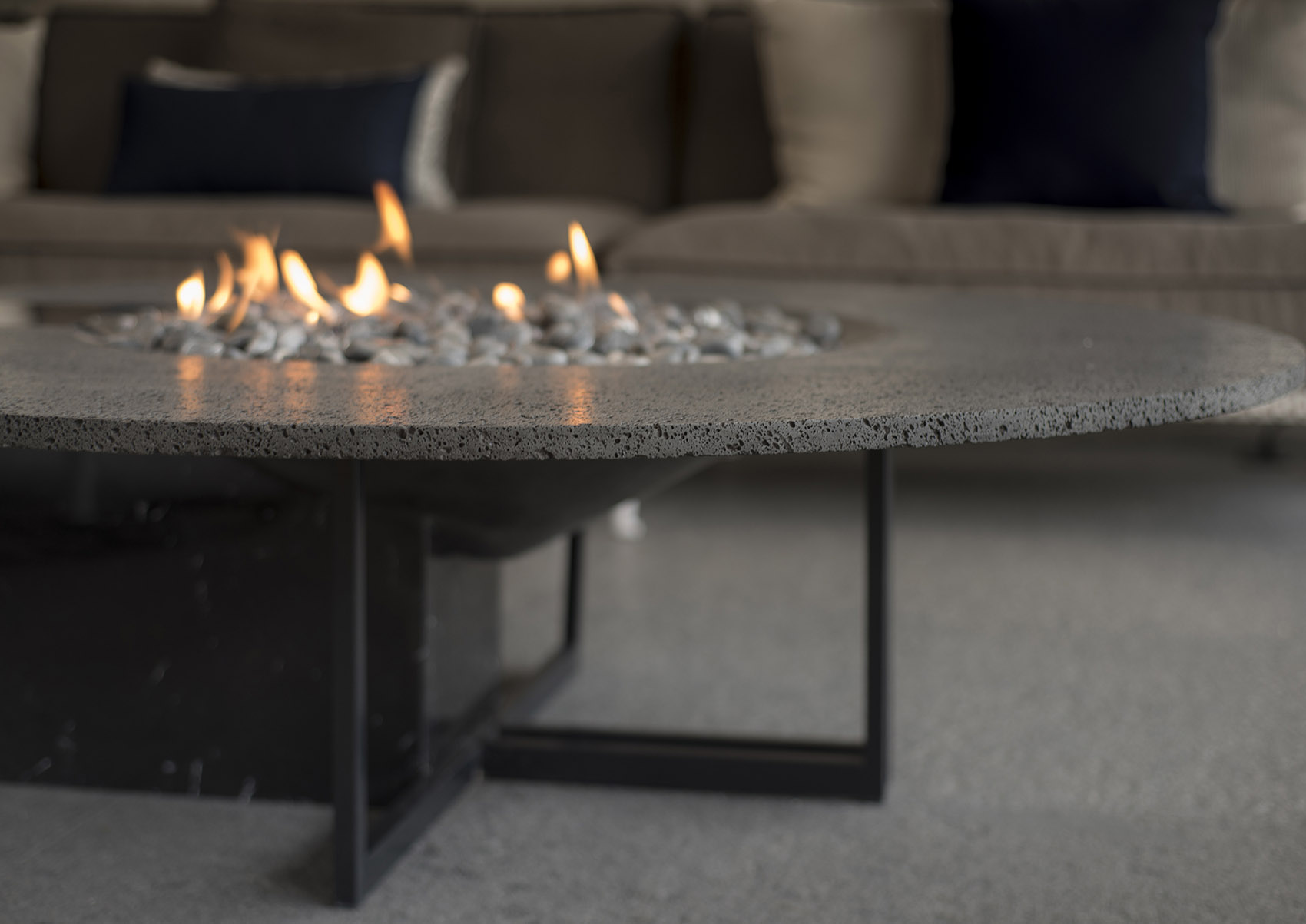 UMO fireplace by Alejandra Carmona and Caterina Moretti - 谷德设计网