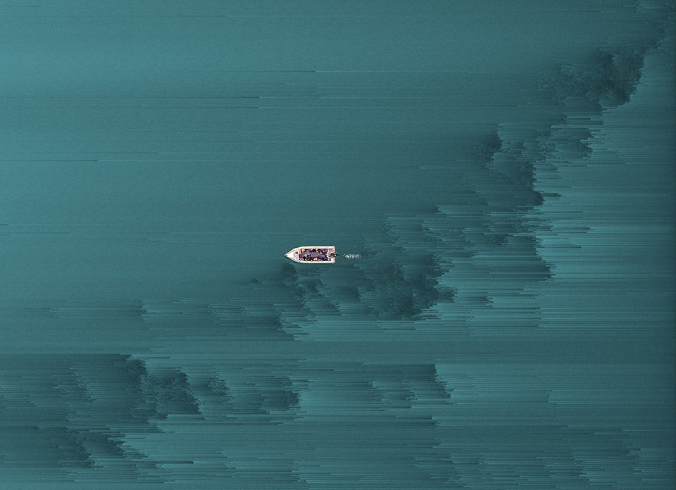 The Glitch Collage Art series by Giacomo Carmagnola - 谷德设计网
