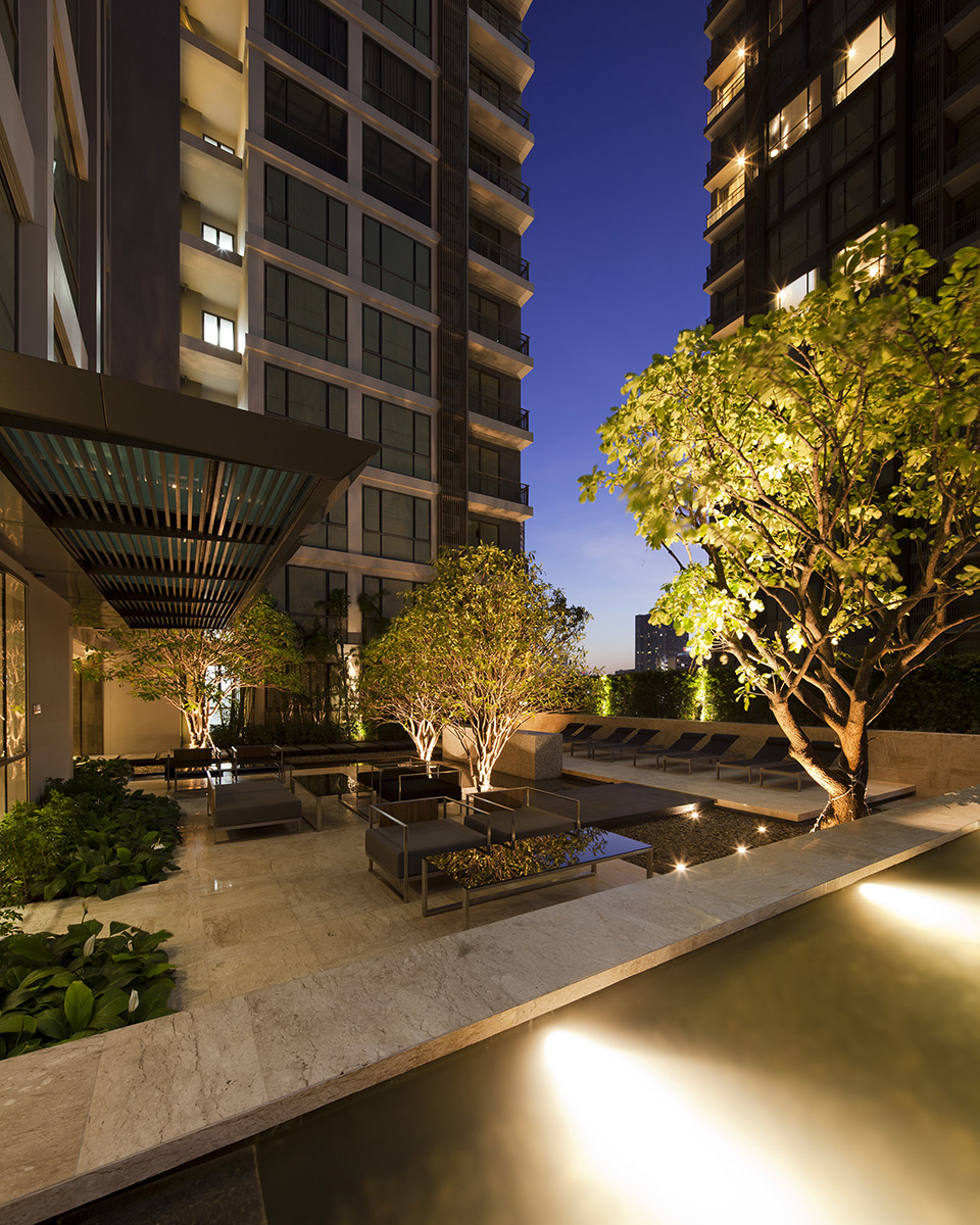 Quattro, landscape design in up-scale Condominium, Bangkok by T.R.O.P ...