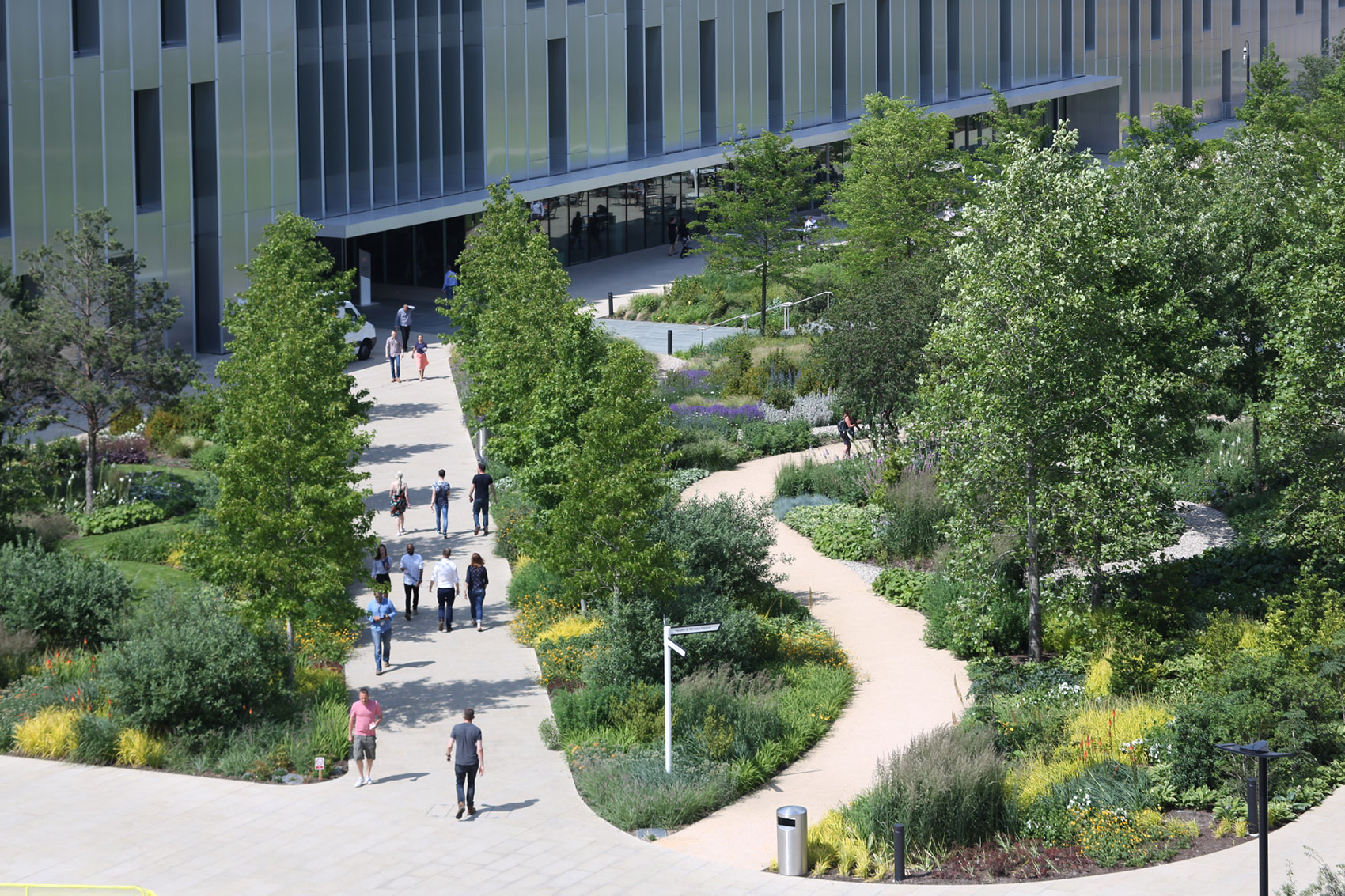 SKY UK Headquarters by Alexandra Steed URBAN Ltd - 谷德设计网